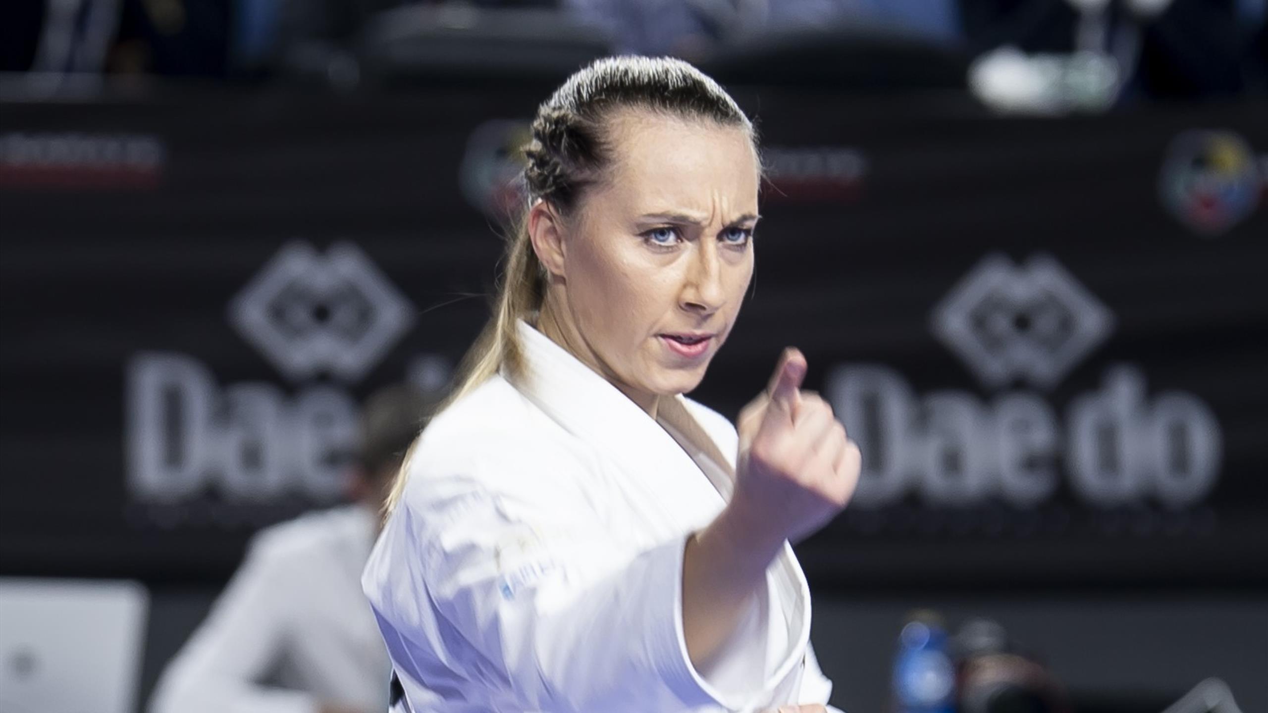 Alexandra Feracci nous offre une introduction au Kata - Vidéo Karaté ...