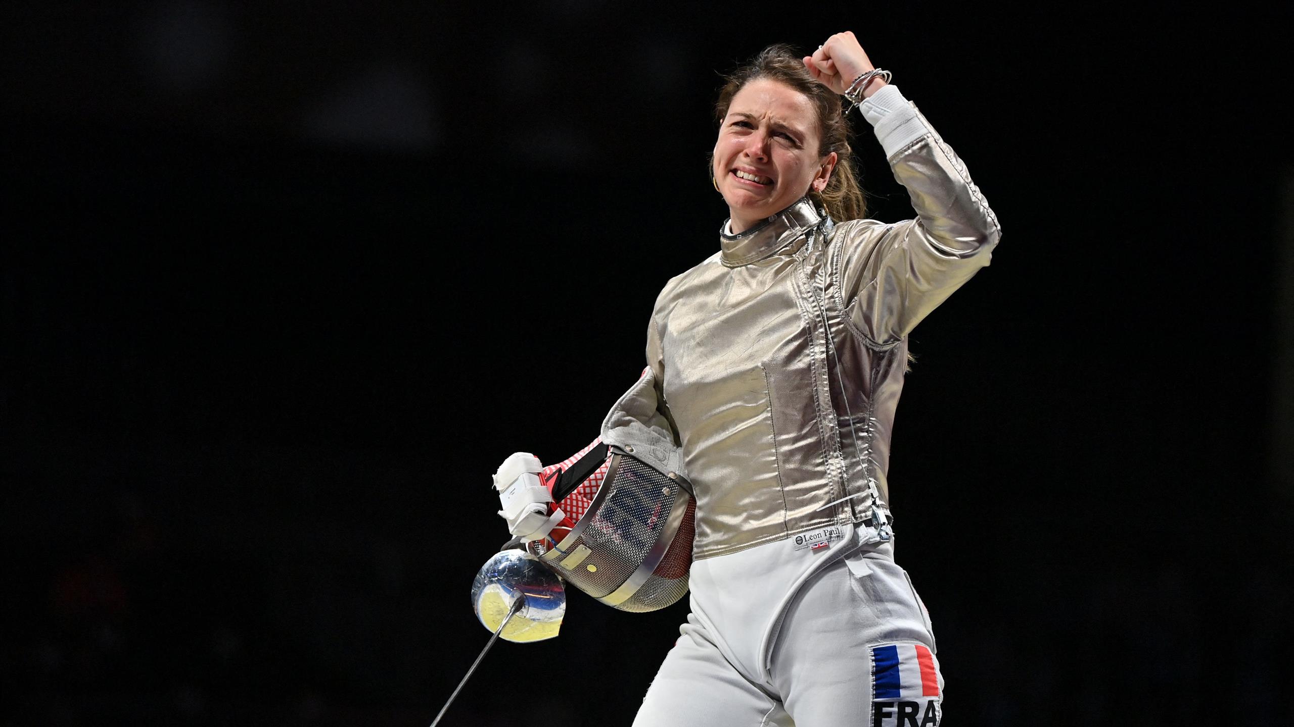 Manon Brunet en bronze au sabre, 5e médaille pour la France - Eurosport