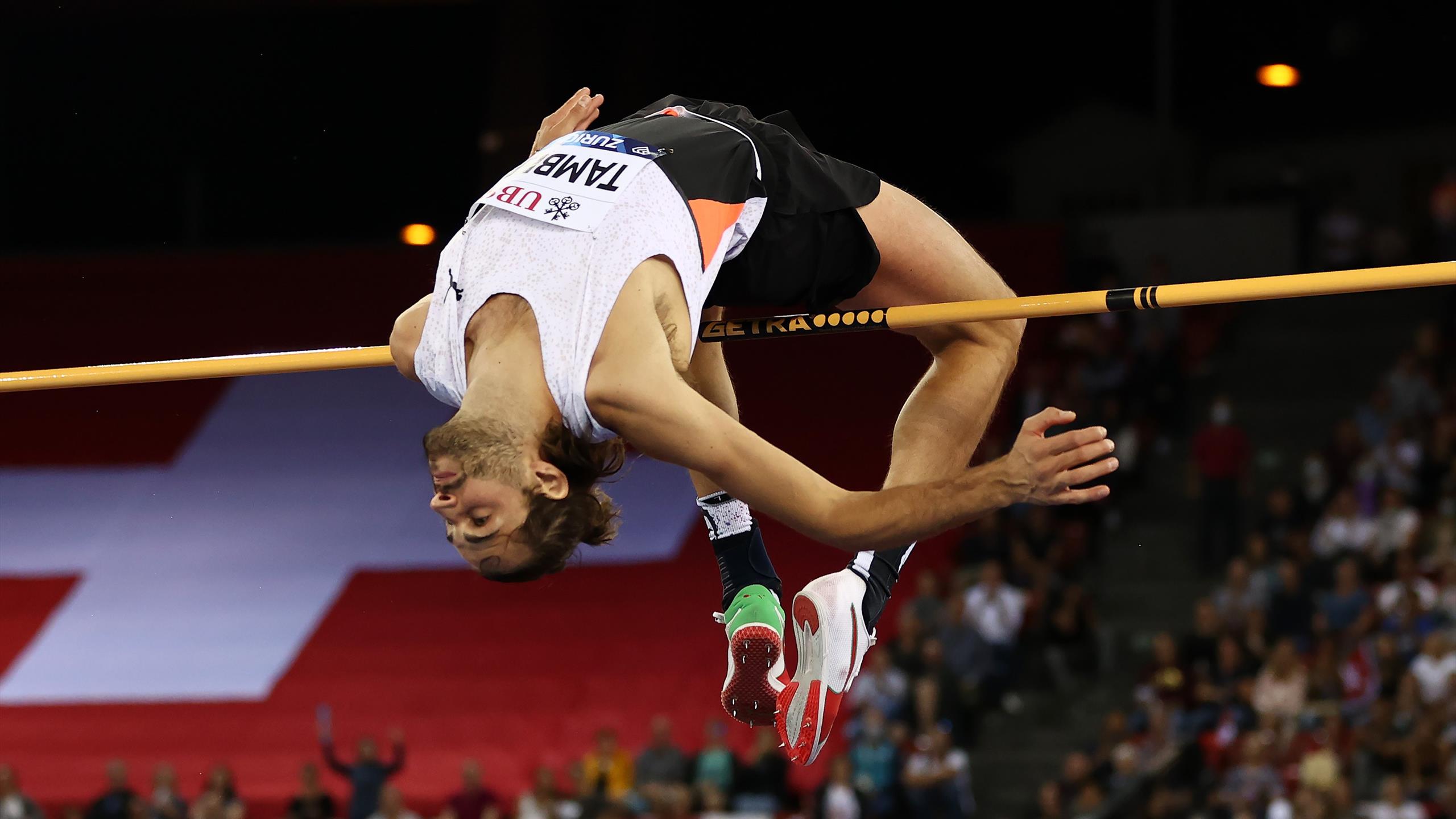 Ça saute haut et loin, festival de performances sportives en Diamond ...