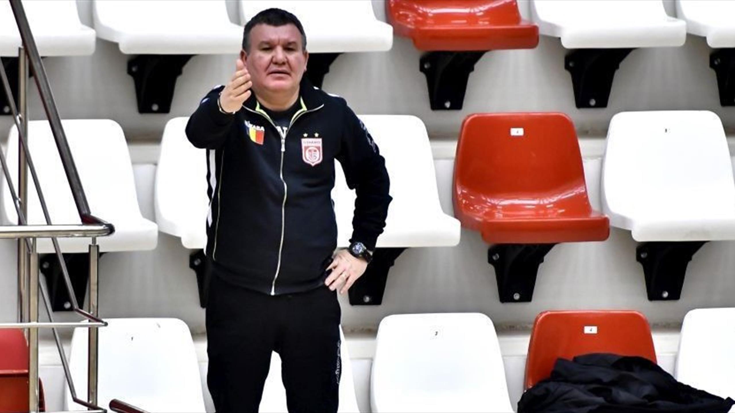 Omul care a adus ultimele titluri la Rapid se întoarce în Giulești ...