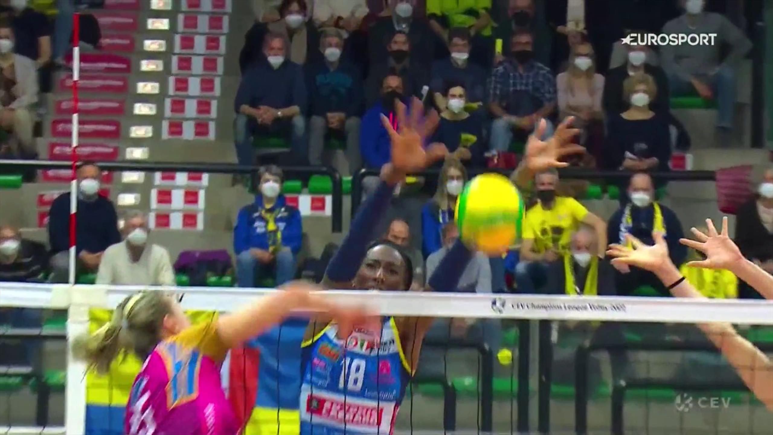 Pallavolo, CEV Champions League - Monster-block di Egonu su Larson ...