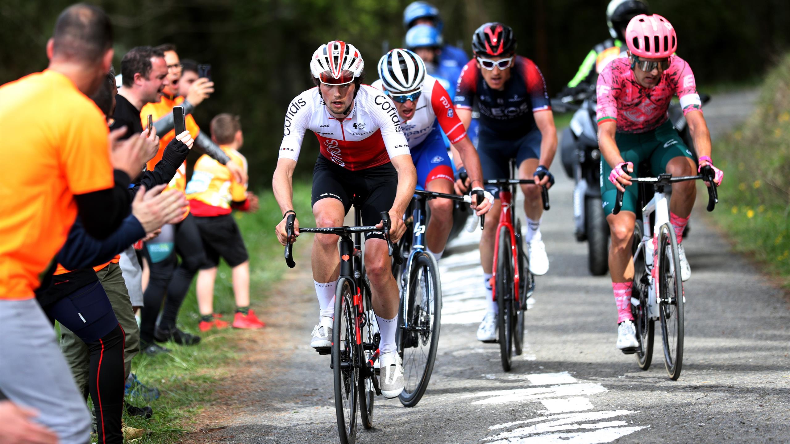 Escapade de Lafay, chute de Latour et photo finish entre Alaphilippe et ...