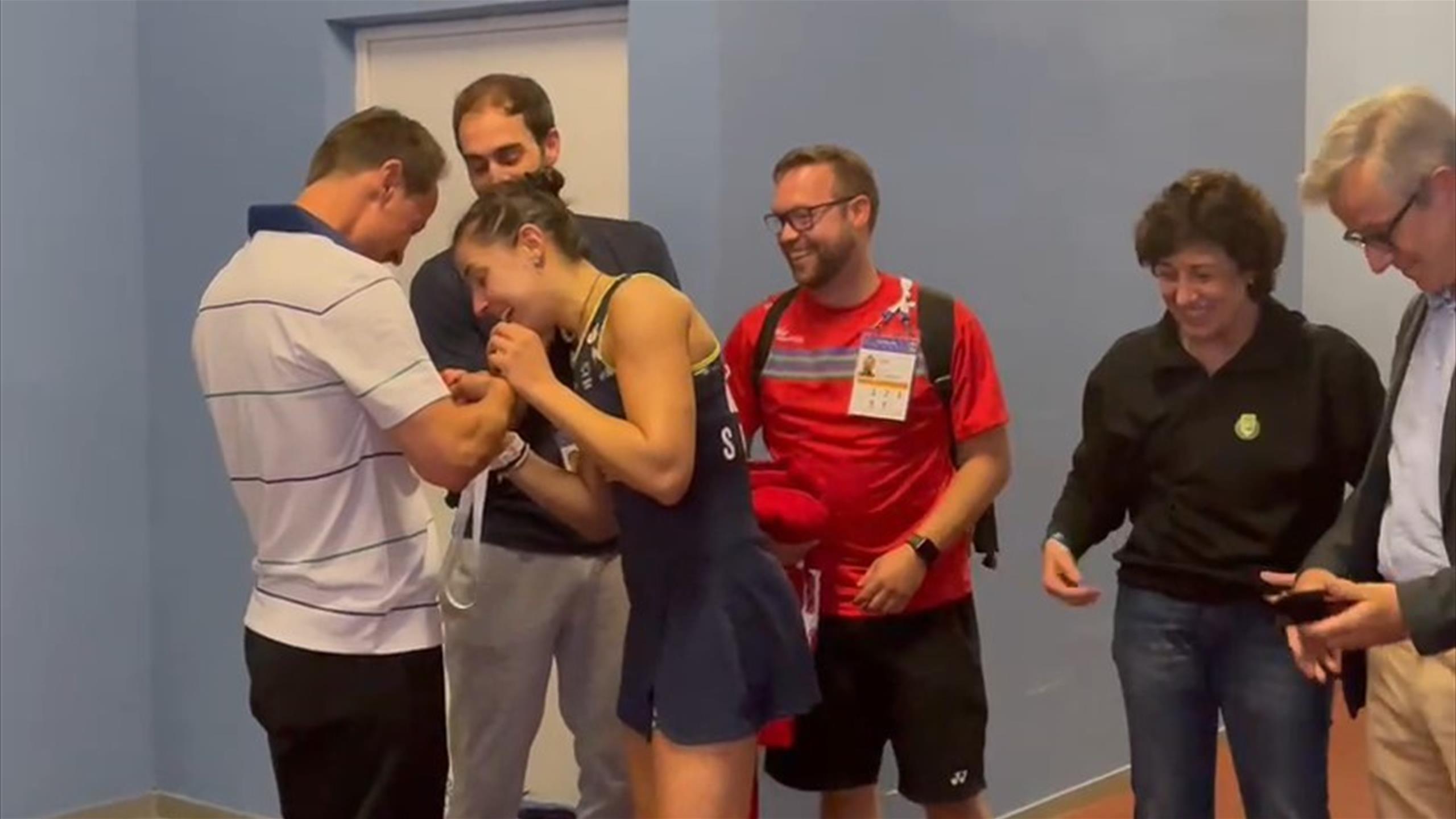 Europeo de bádminton | ¡Qué mala suerte! Carolina Marín rompe la ...
