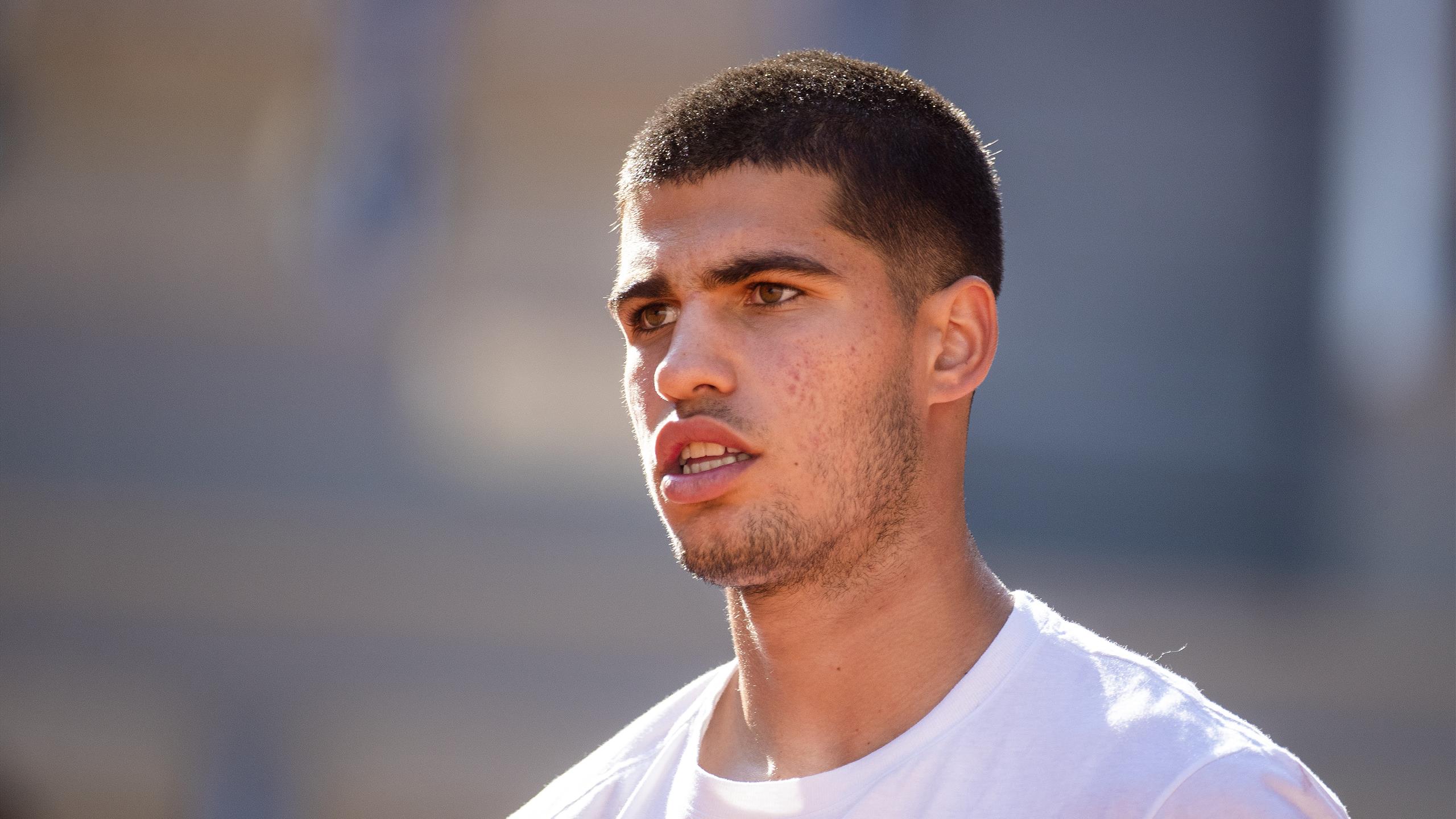 Alcaraz, a tope preparando Wimbledon: Ni rastro de la lesión en el codo ...