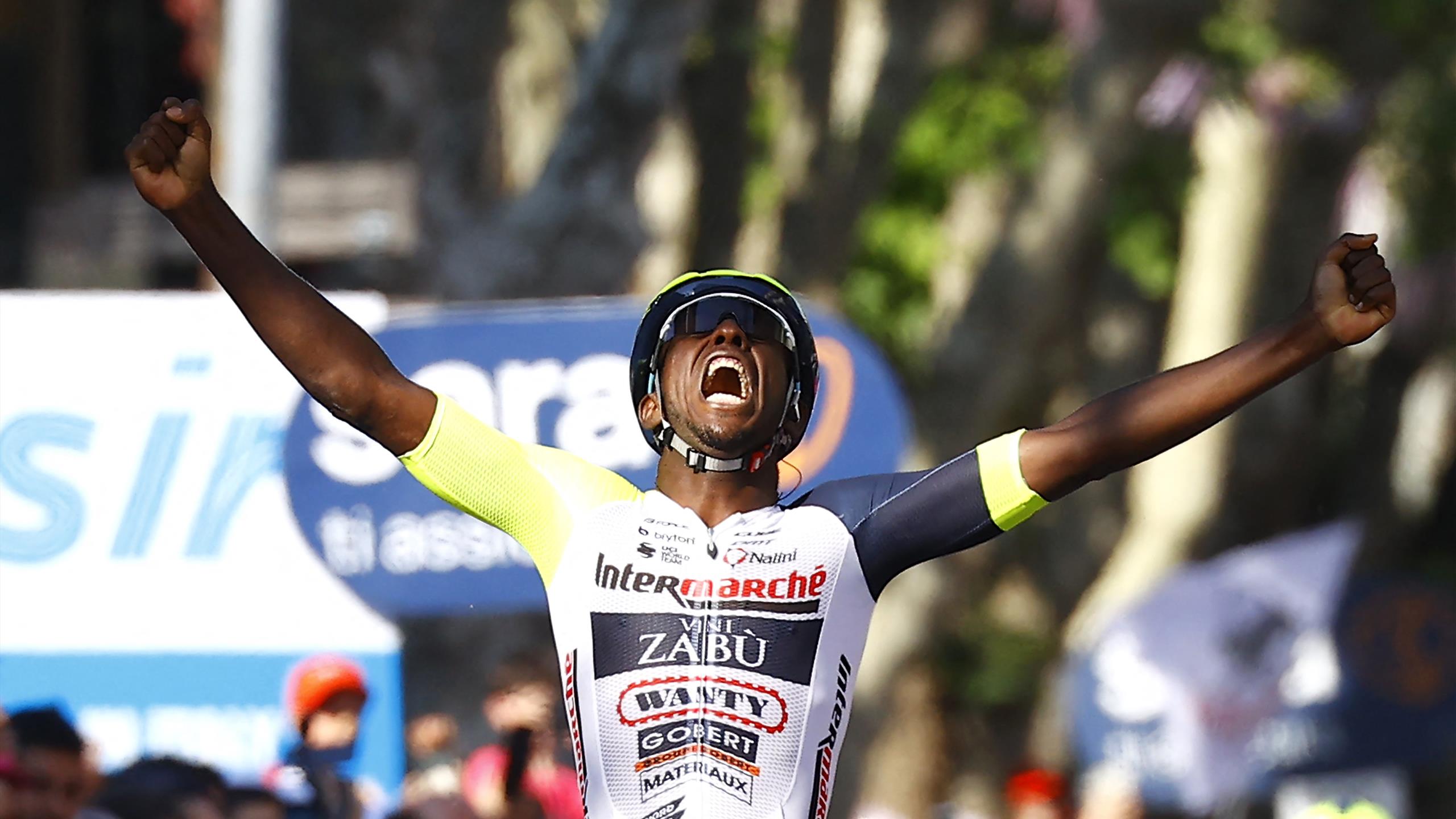 Girmay vinner 10. etappe i Giroen: – Et så viktig sykkeløyeblikk ...