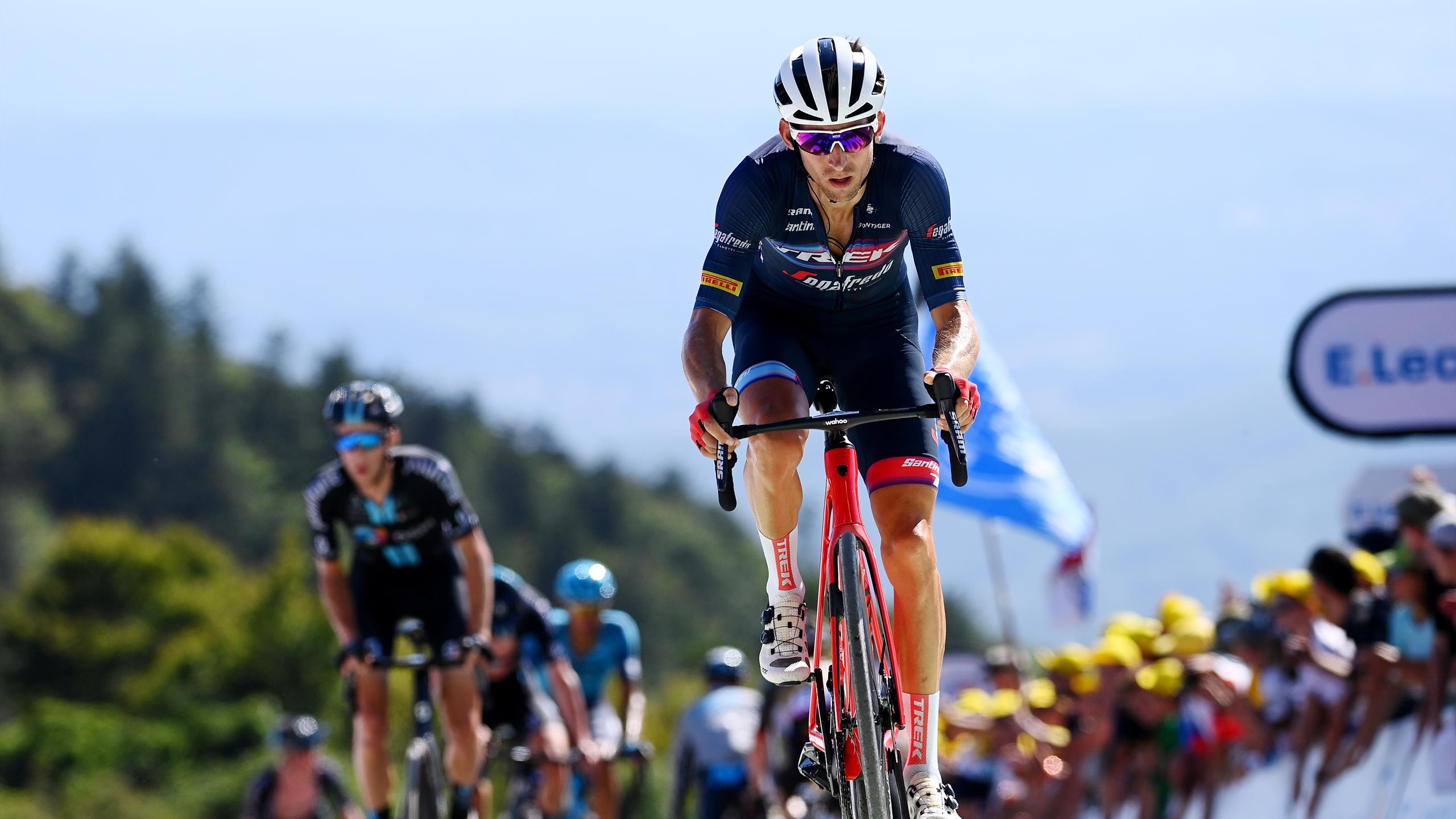 Tour de France | Liveblog - Matthews wint in Mende, Pogacar komt niet ...