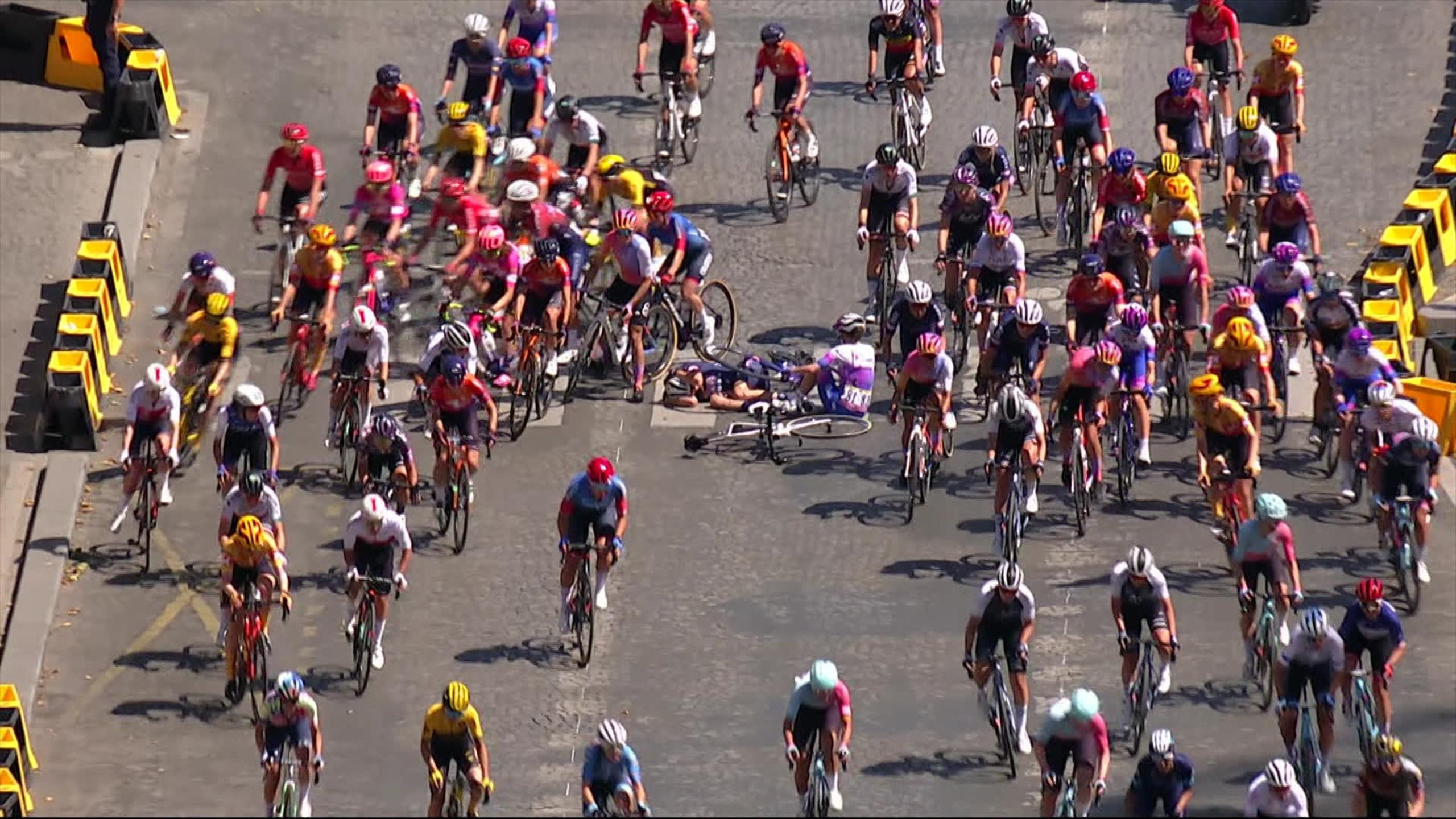 Tour de France Femmes: Sturz für Olympiaisgerin Laura Süßemilch ...