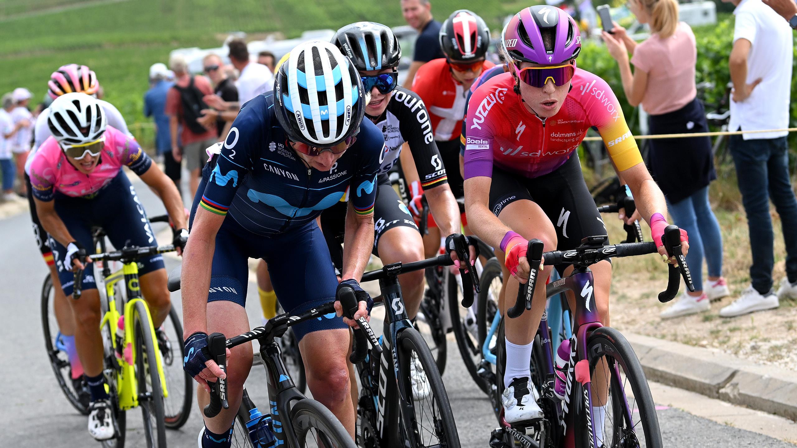 Tour de France Femmes | Liveblog - Hele peloton aan gruzelementen ...