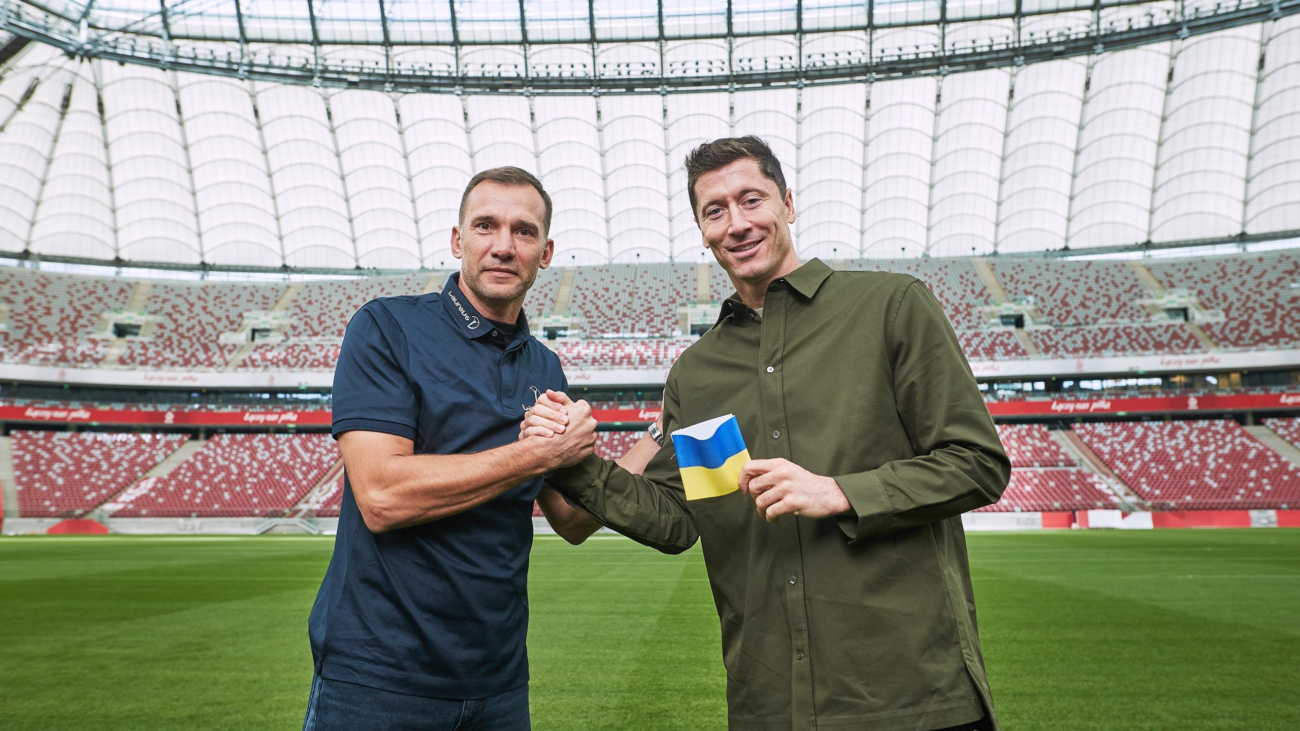 WM - Robert Lewandowski will Kapitänsbinde in den Nationalfarben der ...