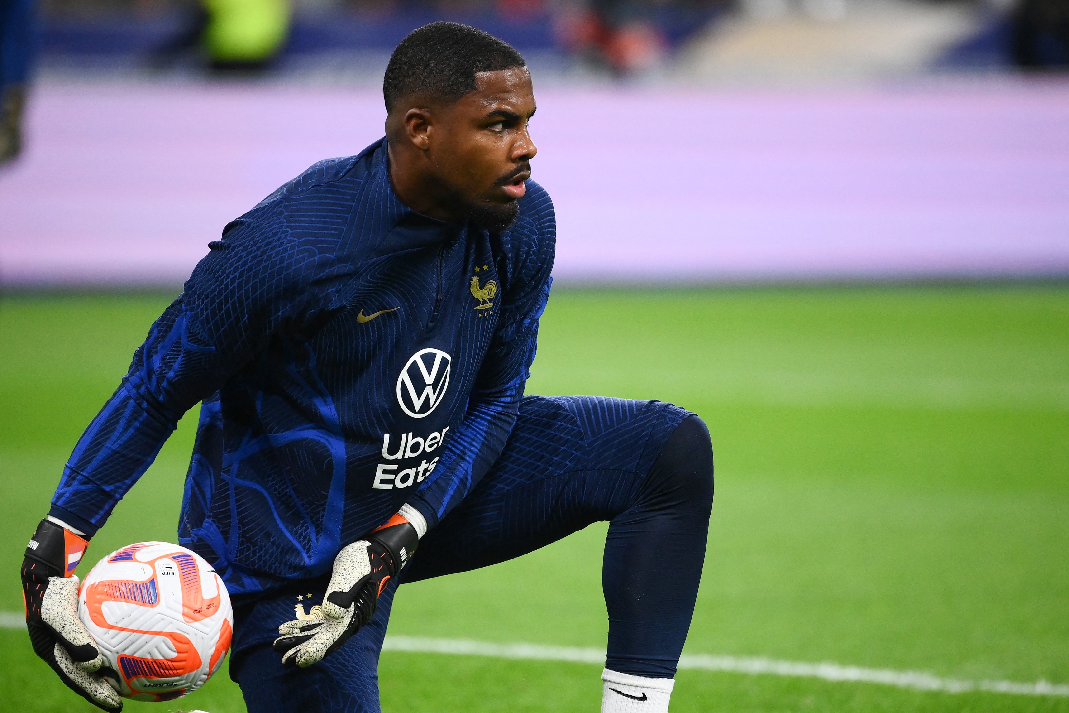 C1 - Avant Tottenham - Milan : Mike Maignan, entre retour et succession ...