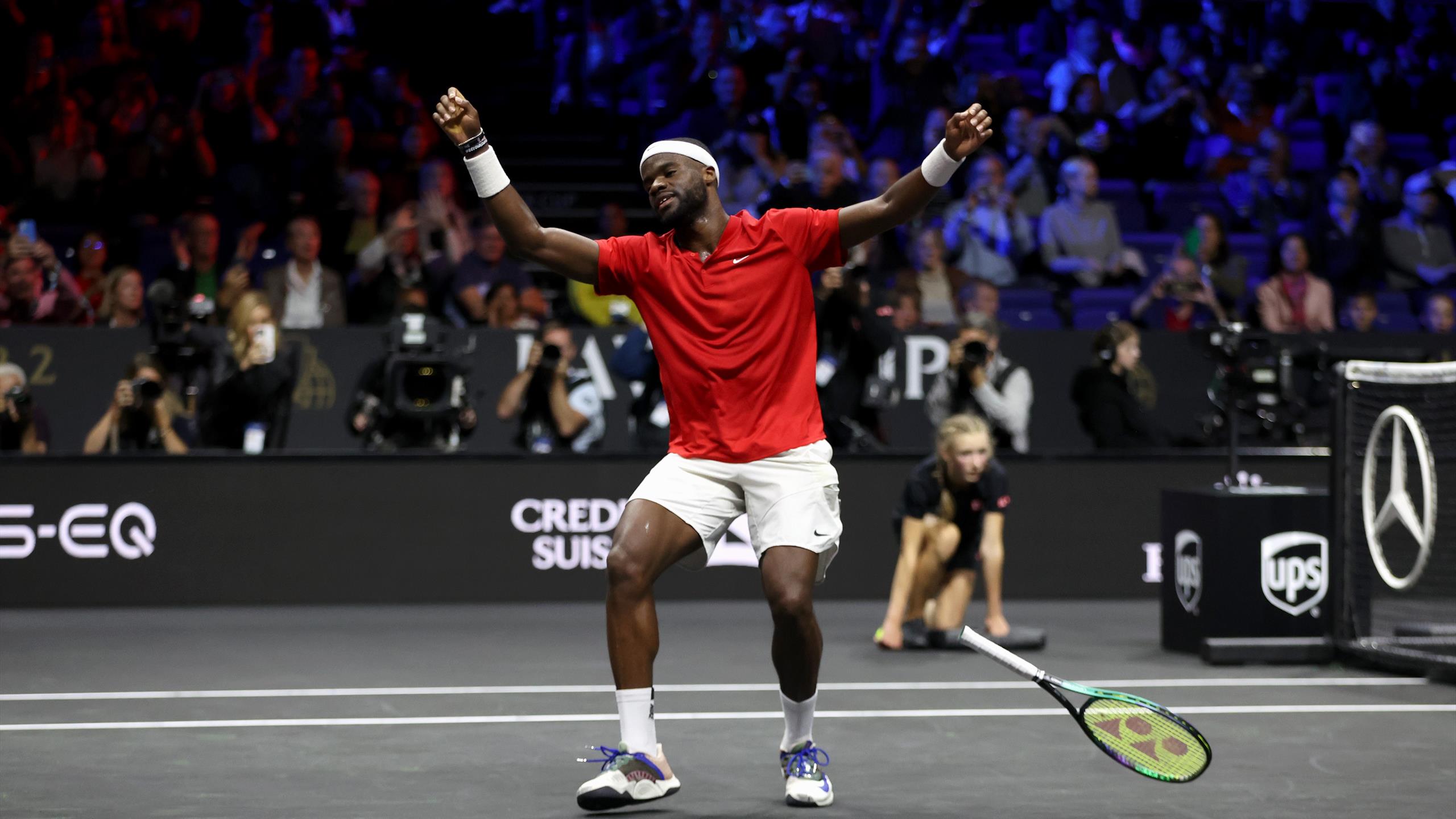 Laver Cup | Tiafoe draait het om tegen Tsitsipas en laat Team Wereld ...