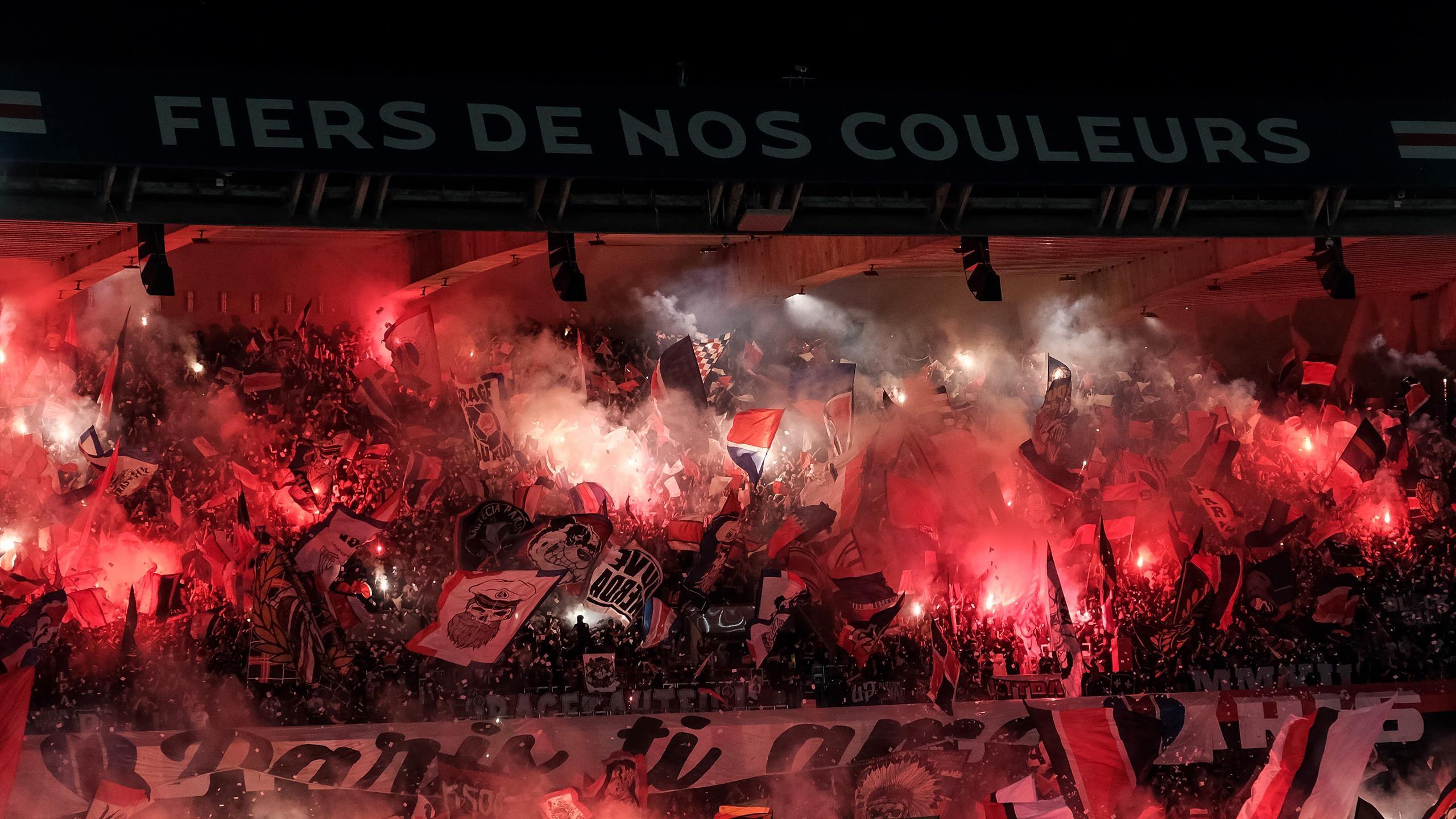 LIGUE DES CHAMPIONS -Usage de fumigènes : le PSG écope d'une légère ...