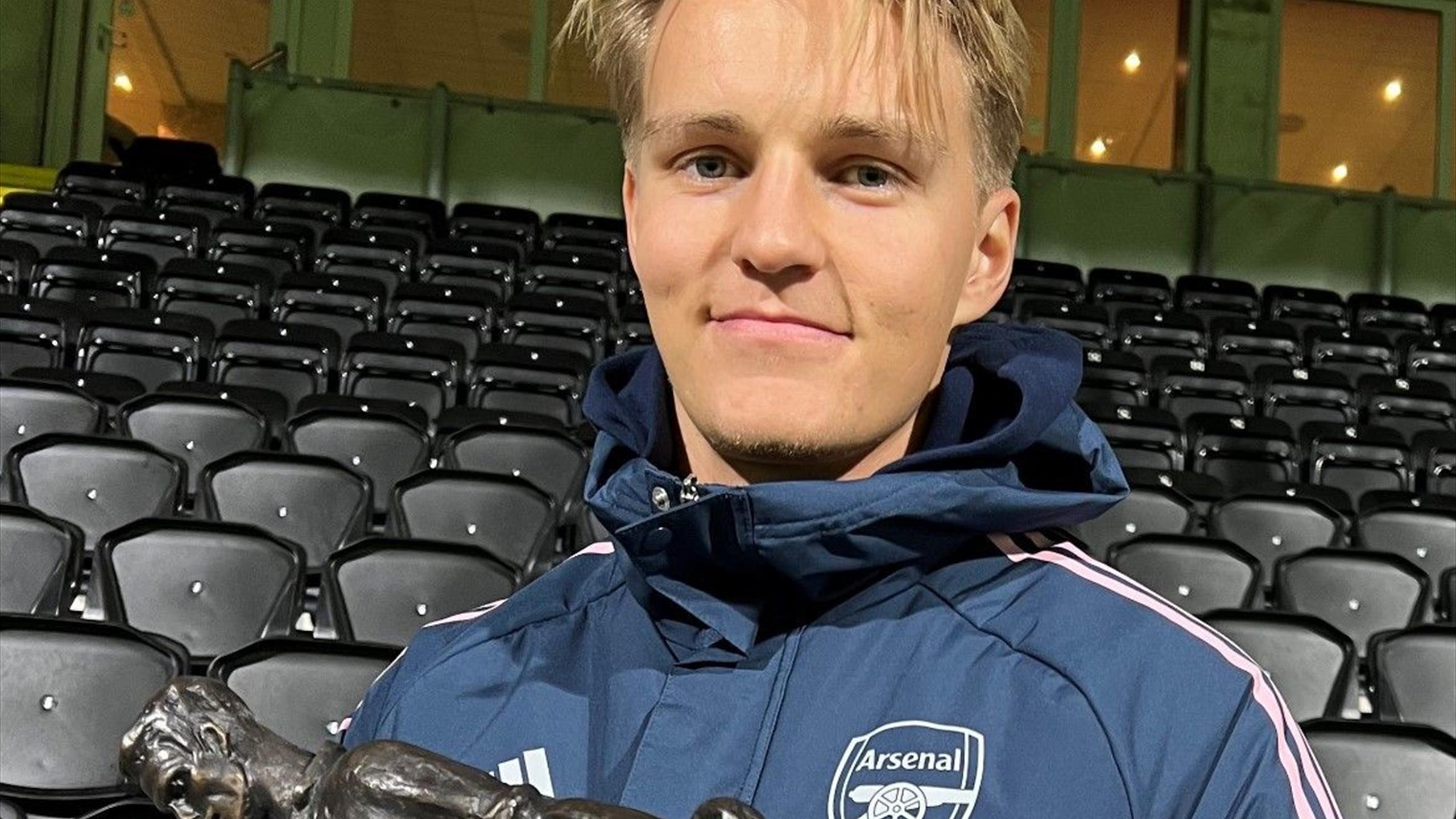 Ødegaard tildelt hederspris: – Ikke forventet - Eurosport