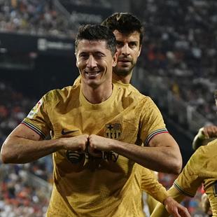 Barcelona 4-2 Valencia: Robert Lewandowski treble guides Xavi's side ...