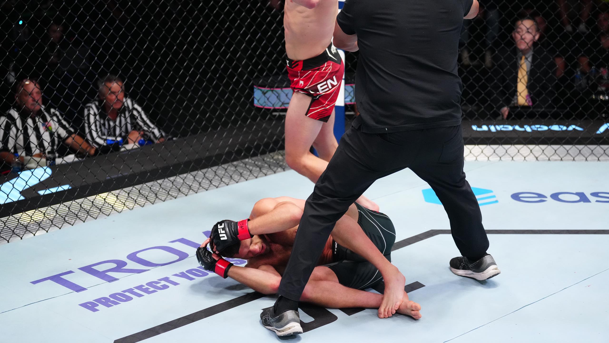 UFC Vegas 63 | Allen wint na anticlimax in het main event - Eurosport