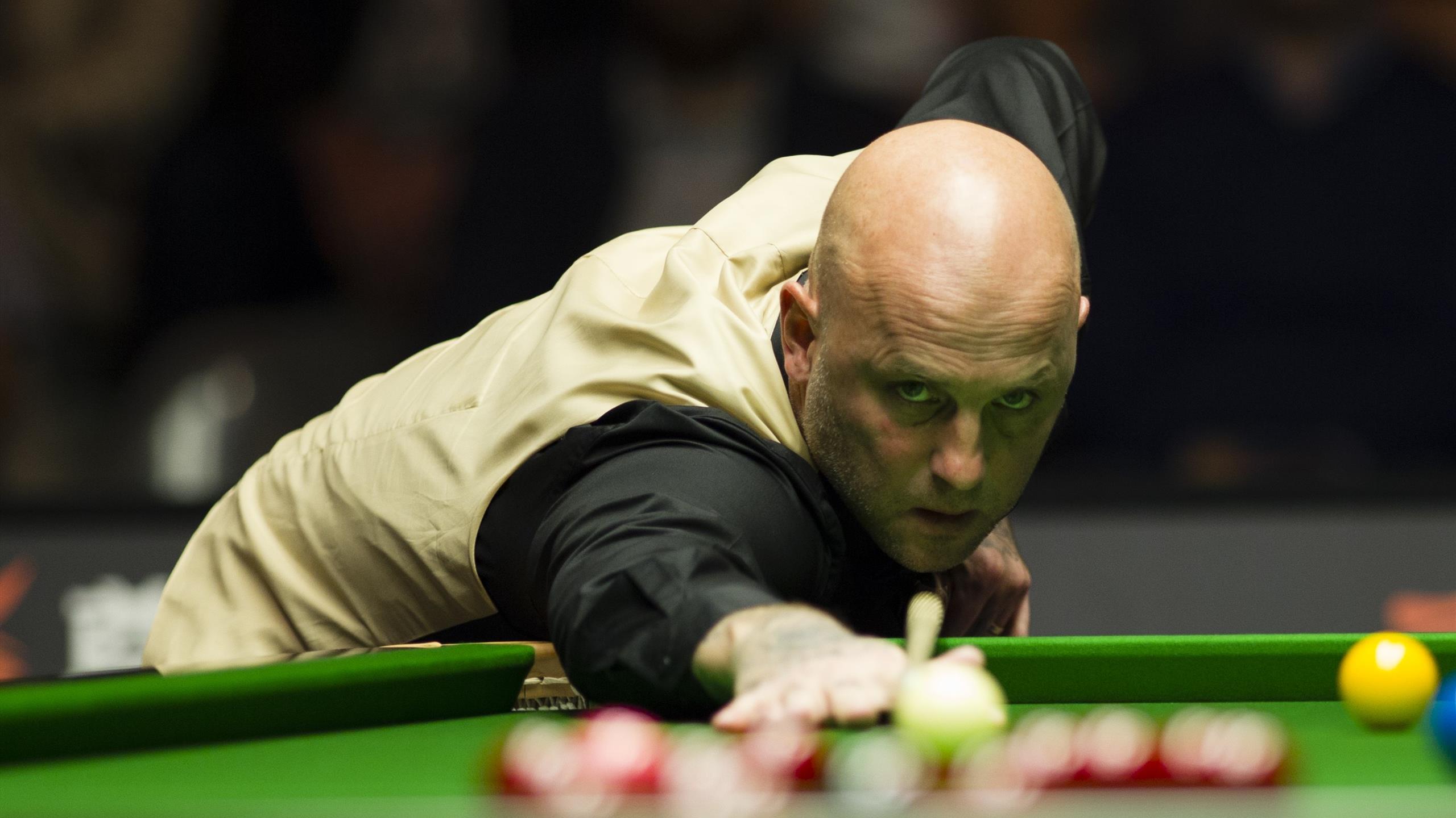 Mark King geht nach Schiri-Entscheidung in UK Championship-Quali an die ...