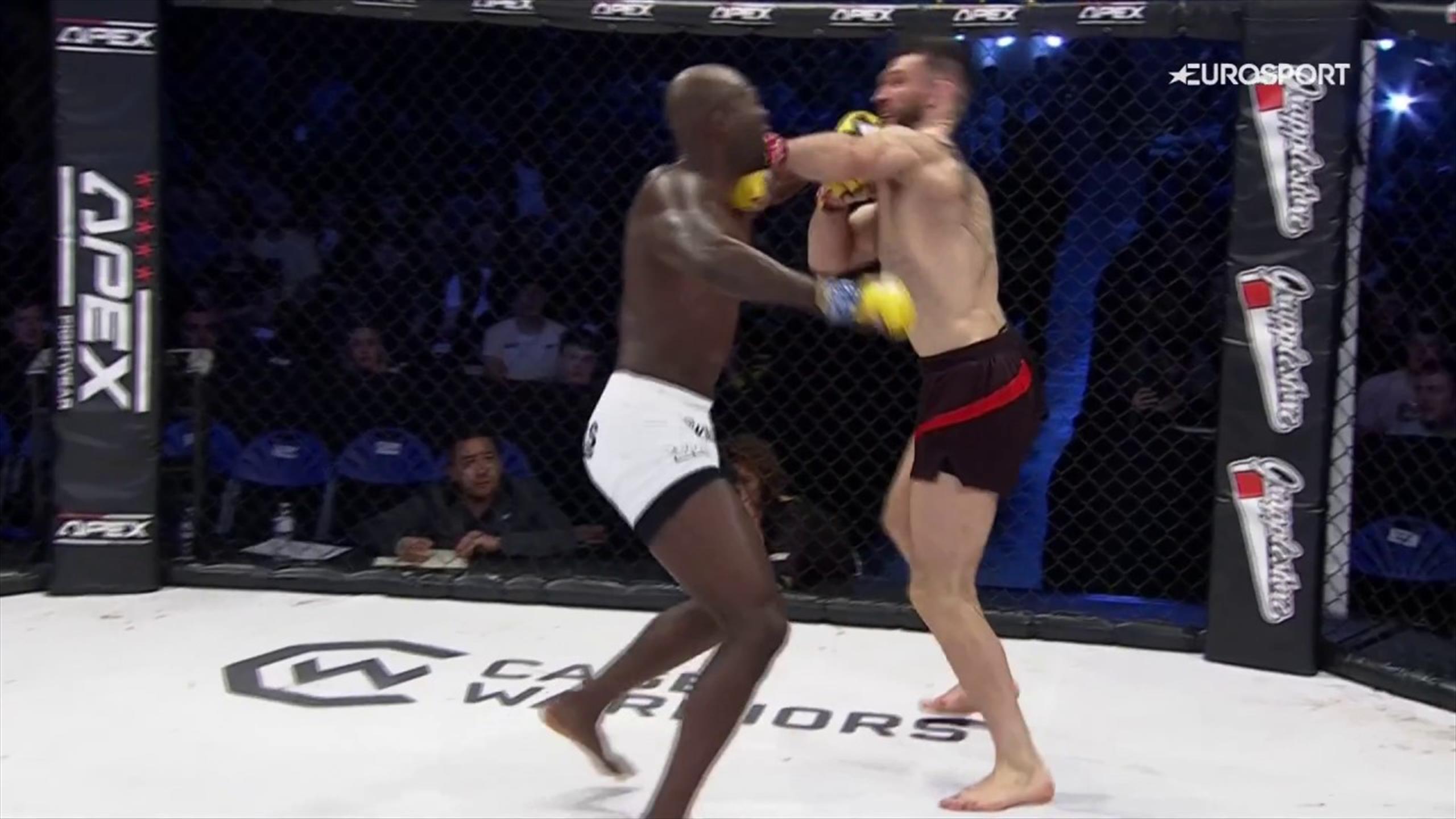 CW 146 | Campbell met de knock-out overwinning in de eerste ronde ...