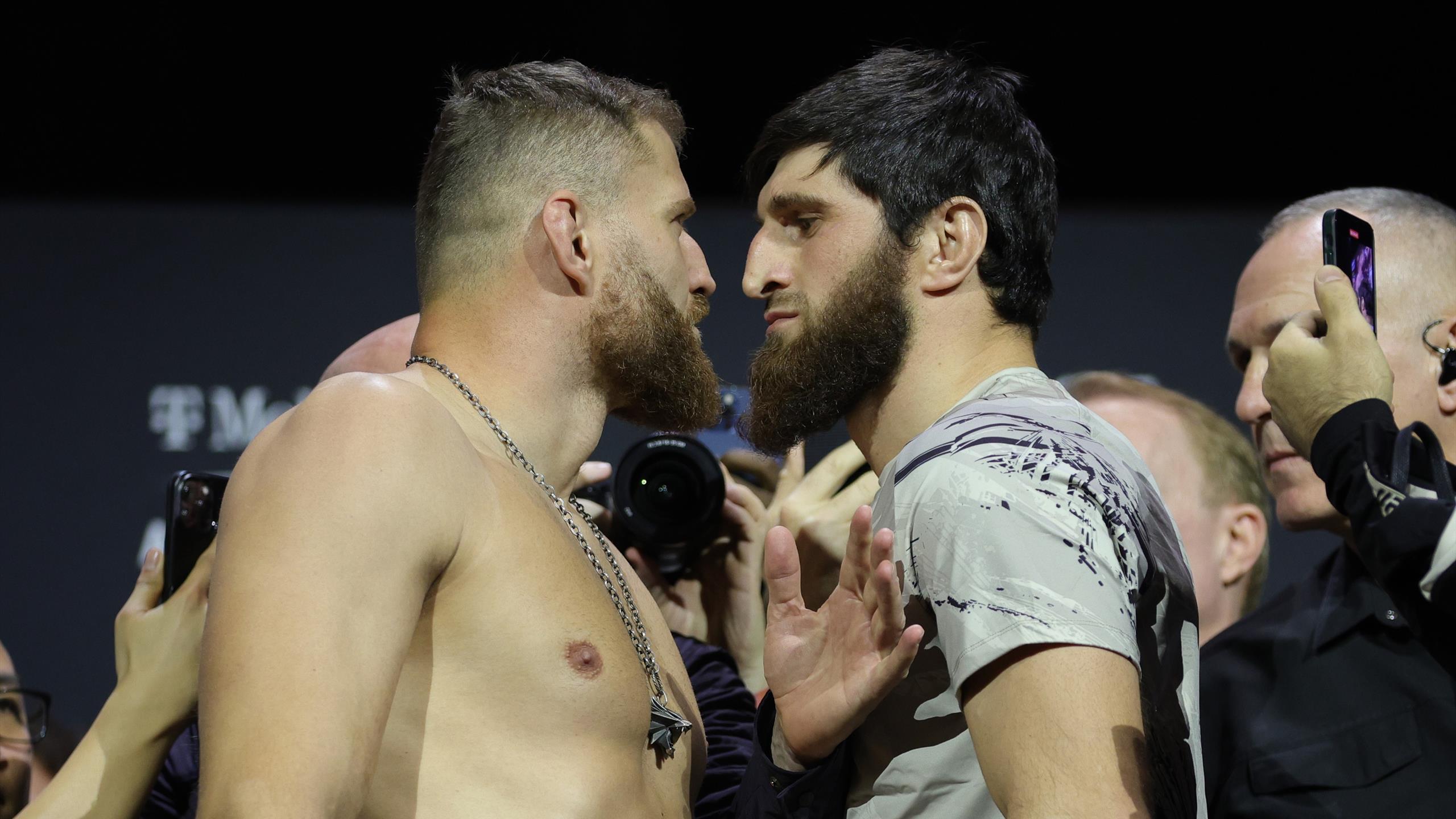 UFC 282 | Eurosport Panel vs Danny den Os picks - Eurosport