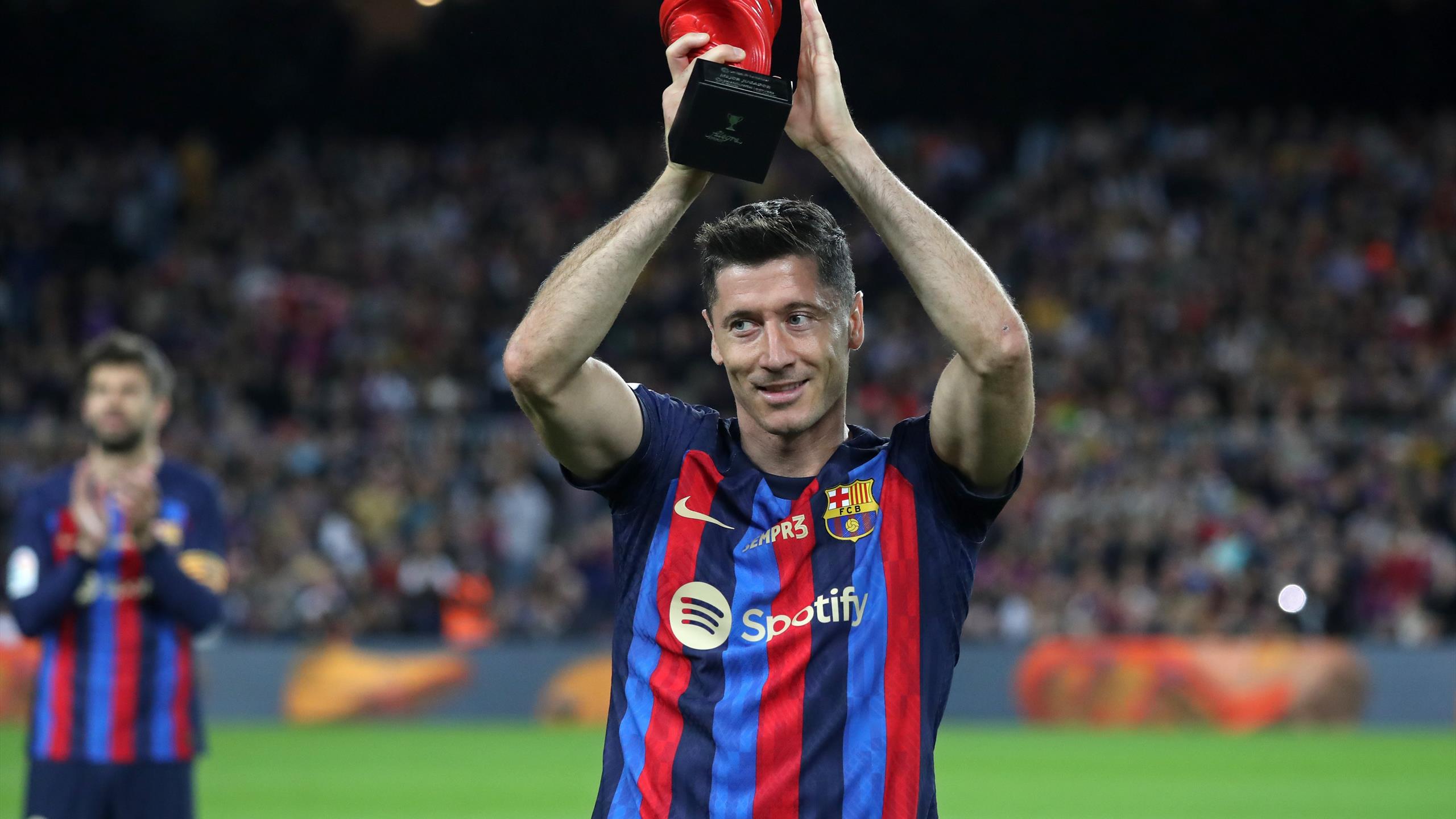 Robert Lewandowski blickt auf Karriere und Werdegang zurück - Barça ...