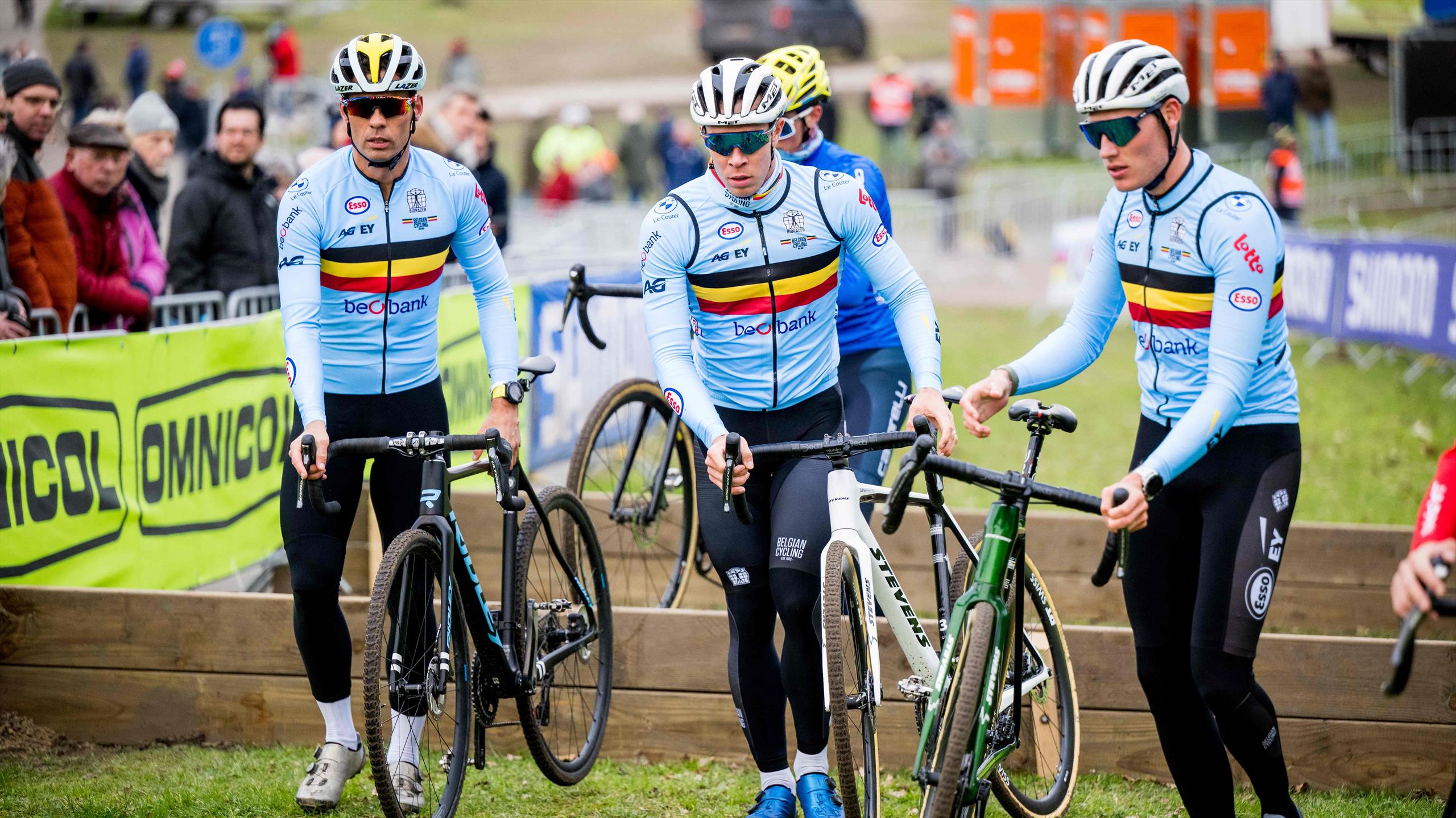 WK Veldrijden | "De balken zijn op de limiet, ik denk 40,999 centimeter ...