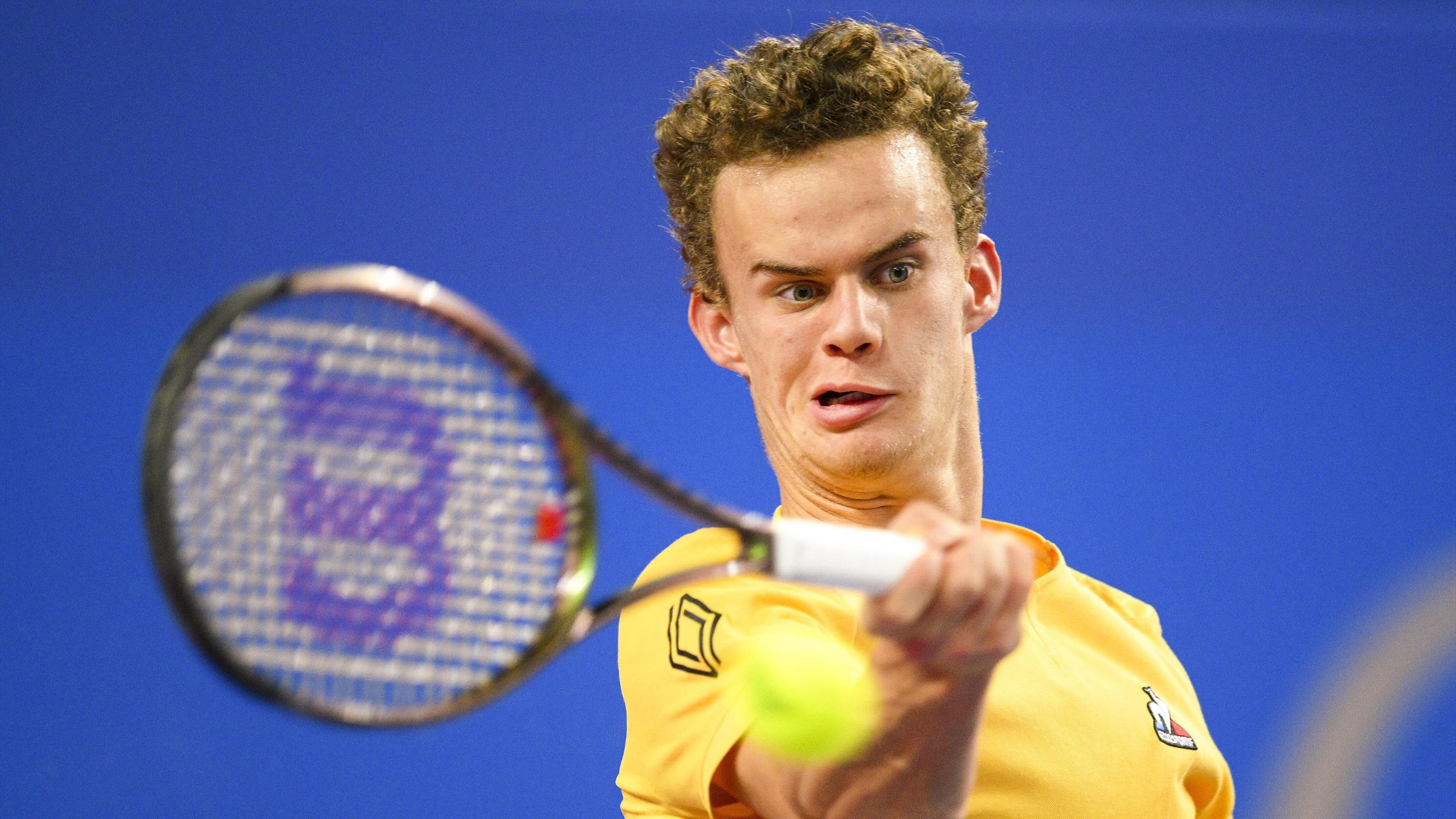 ATP Estoril : Luca Van Assche remporte son premier match sur le circuit ...