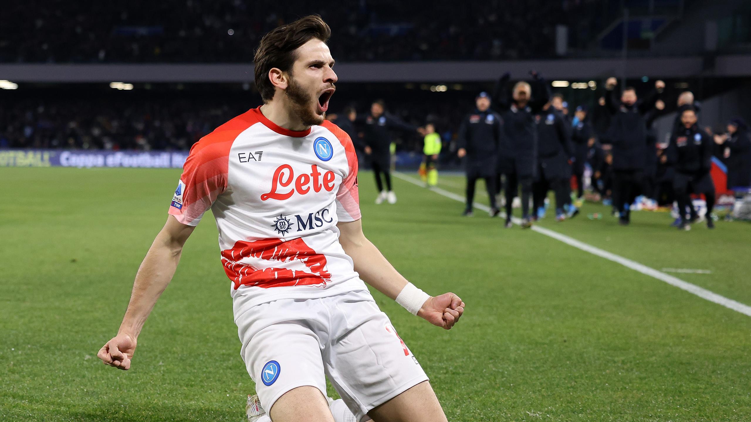 SERIE A - Naples bat la Cremonese (3-0) et s'échappe un peu plus en ...