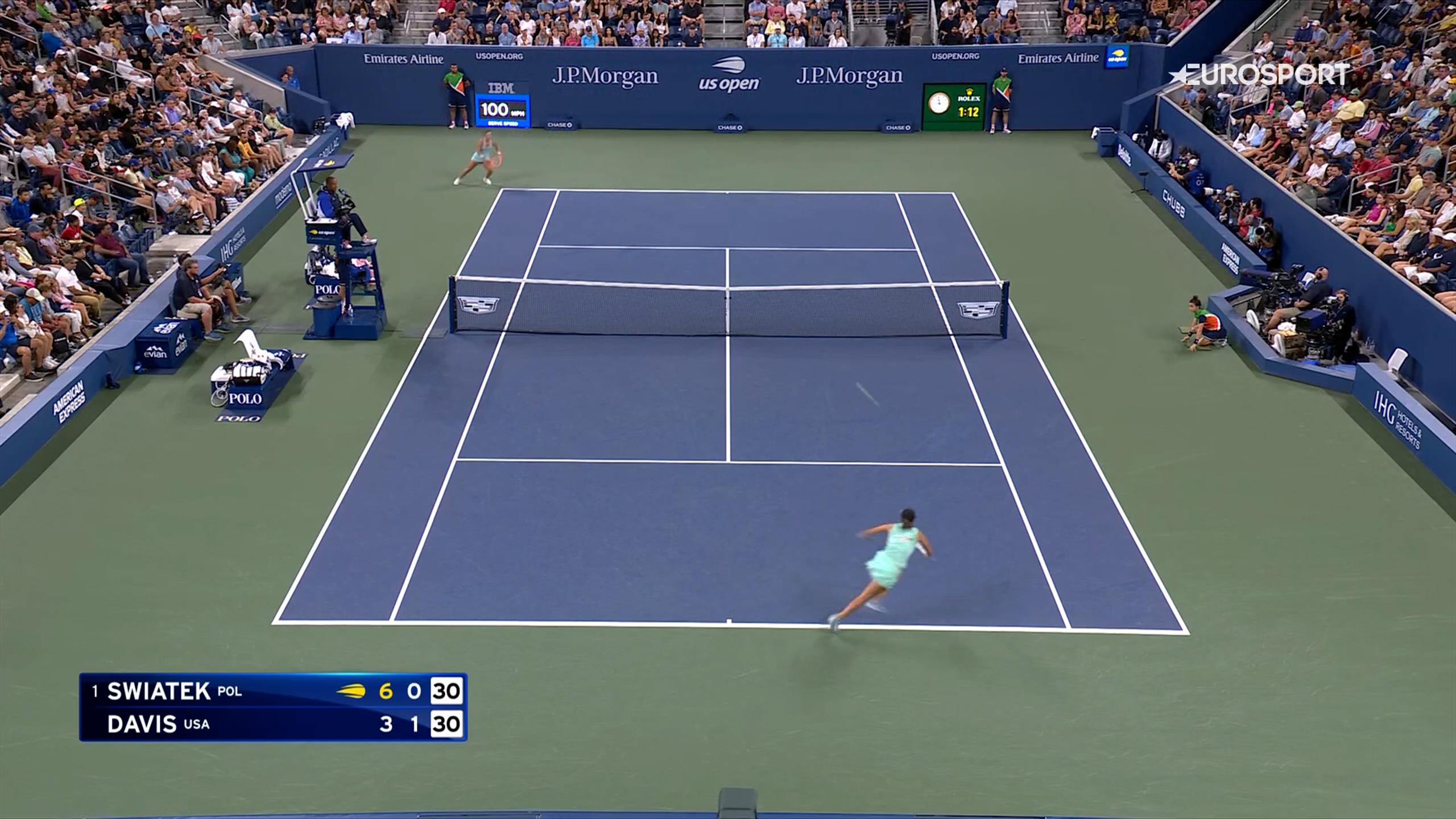 Niesamowity return Davis, Świątek przełamana w 2. gemie 2. seta ...