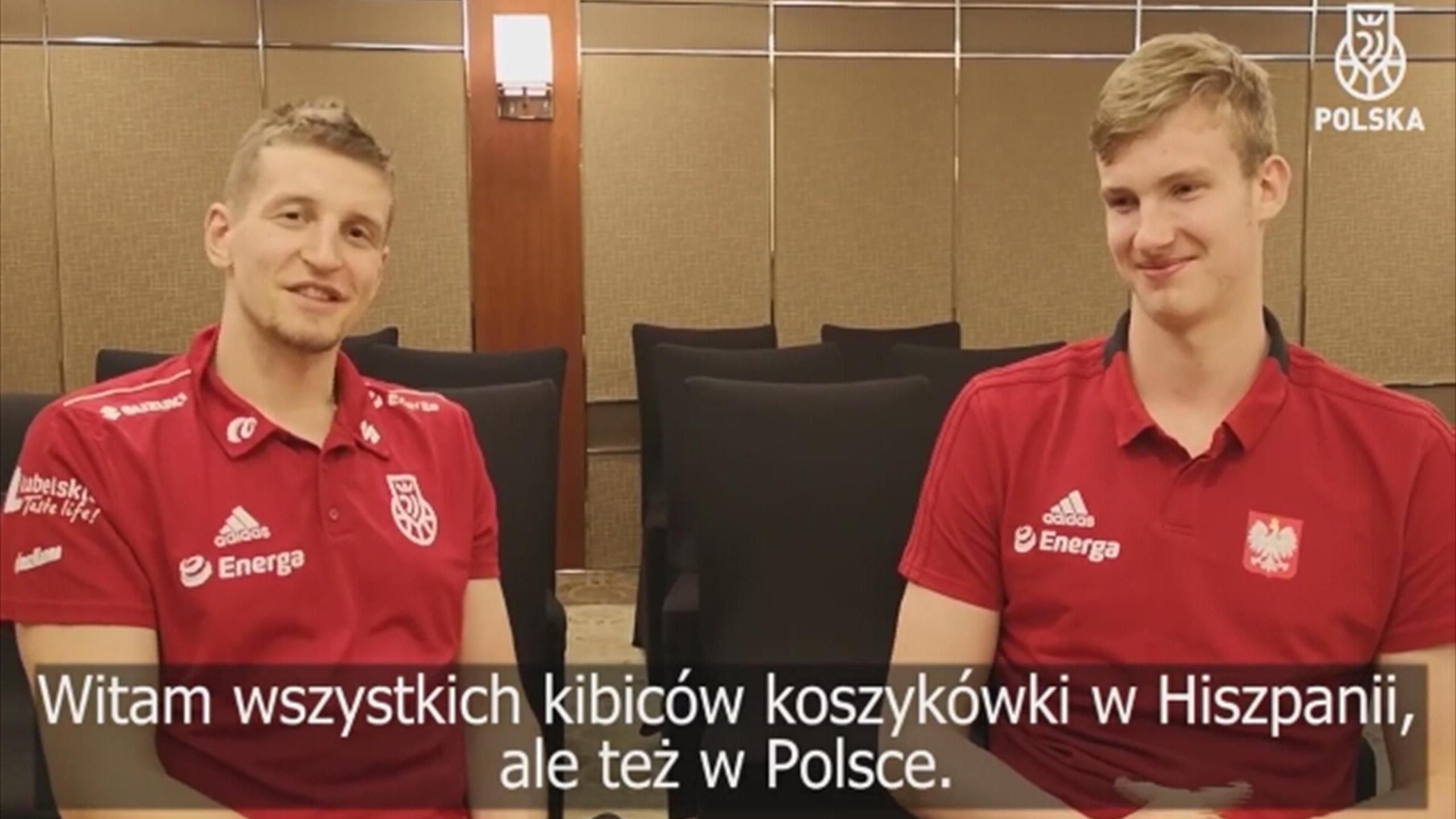 Olek Balcerowski (z prawej) i Adam Waczyński po hiszpańsku przed meczem ...