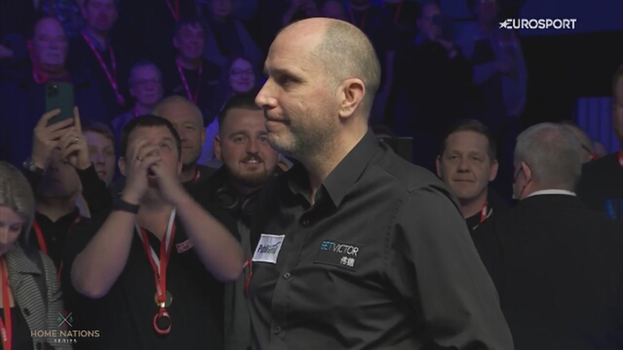 Joe Perry odebrał trofeum za zwycięstwo w Welsh Open - Wszystkie sporty ...