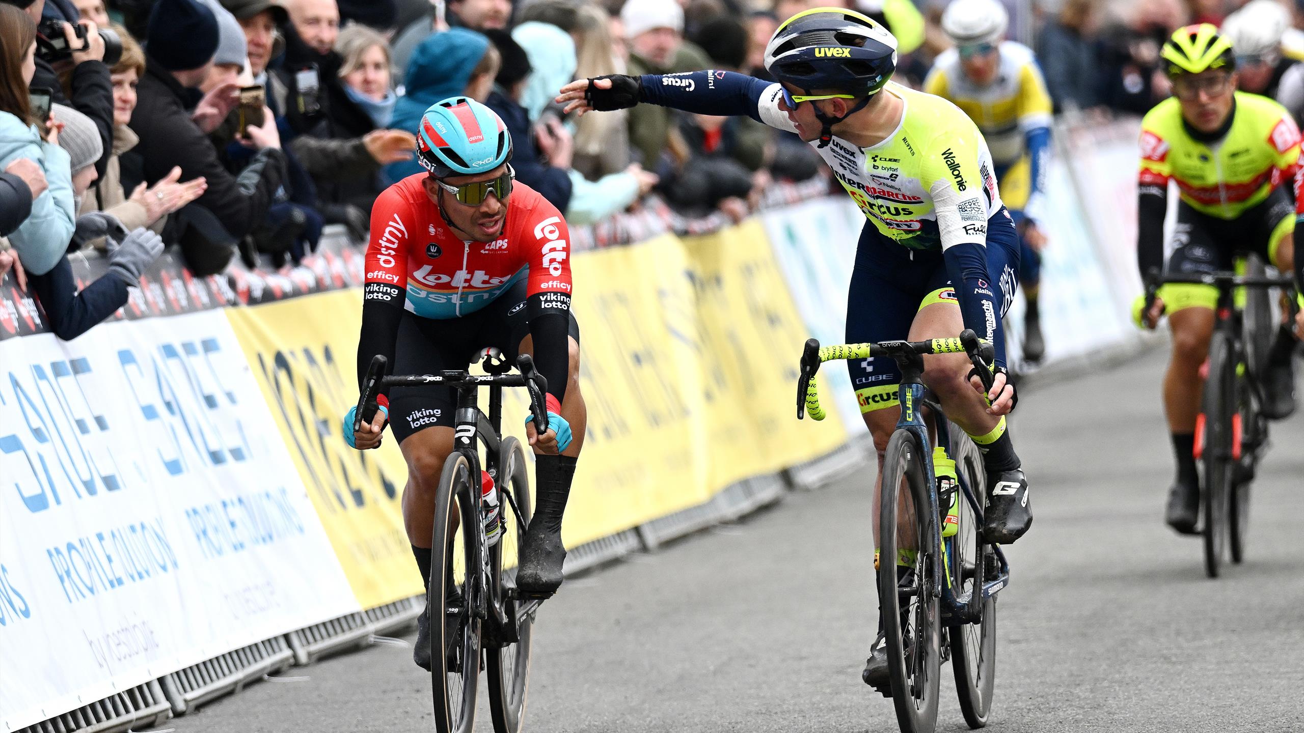 GP Jean-Pierre Monseré | Gefronste wenkbrauwen bij Ewan na zege ...