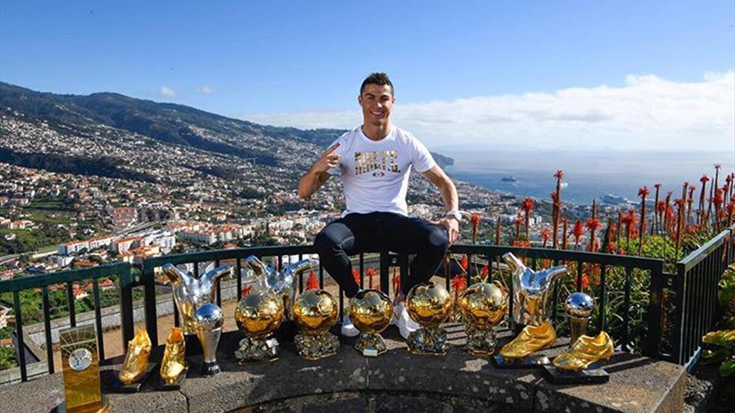 Cristiano Ronaldo pokazał swoje trofea. "Niesamowite, ile osiągnąłem ...