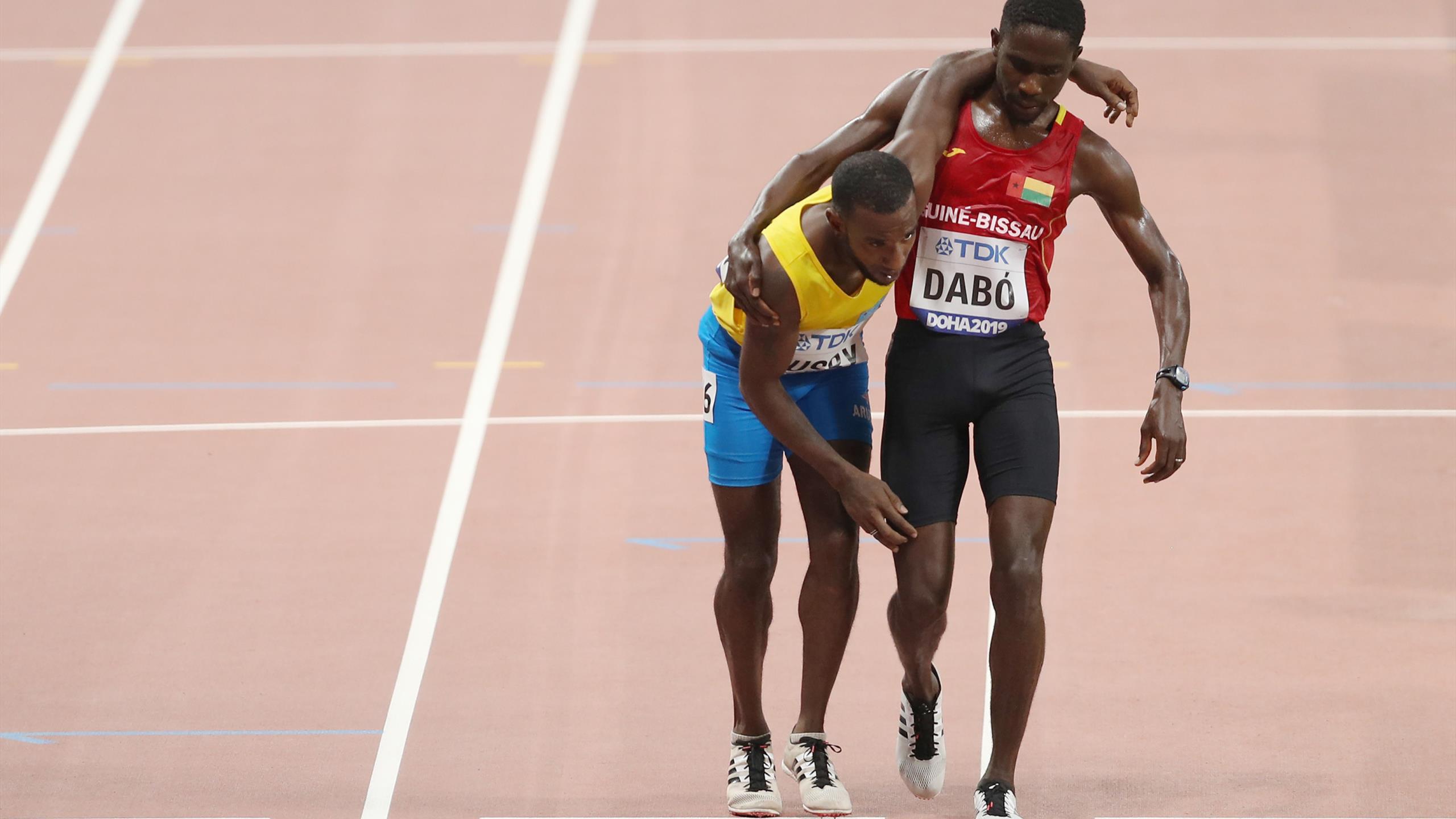 Jonathan Busby był na granicy omdlenia, pomógł mu Braima Dabo ...
