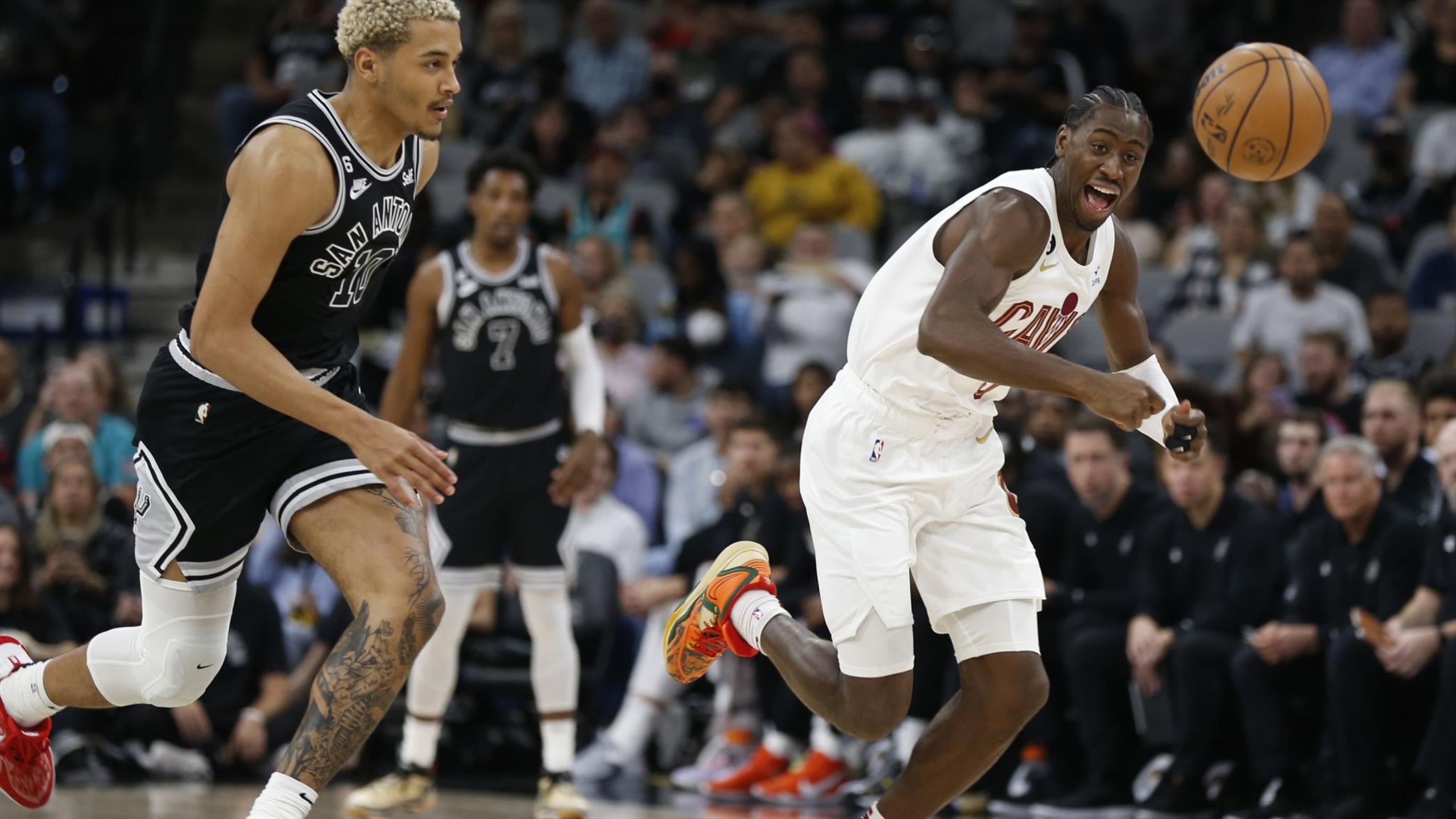 NBA. Wyniki meczów 12 grudnia. Powrót Sochana. Jak zagrał Polak ...