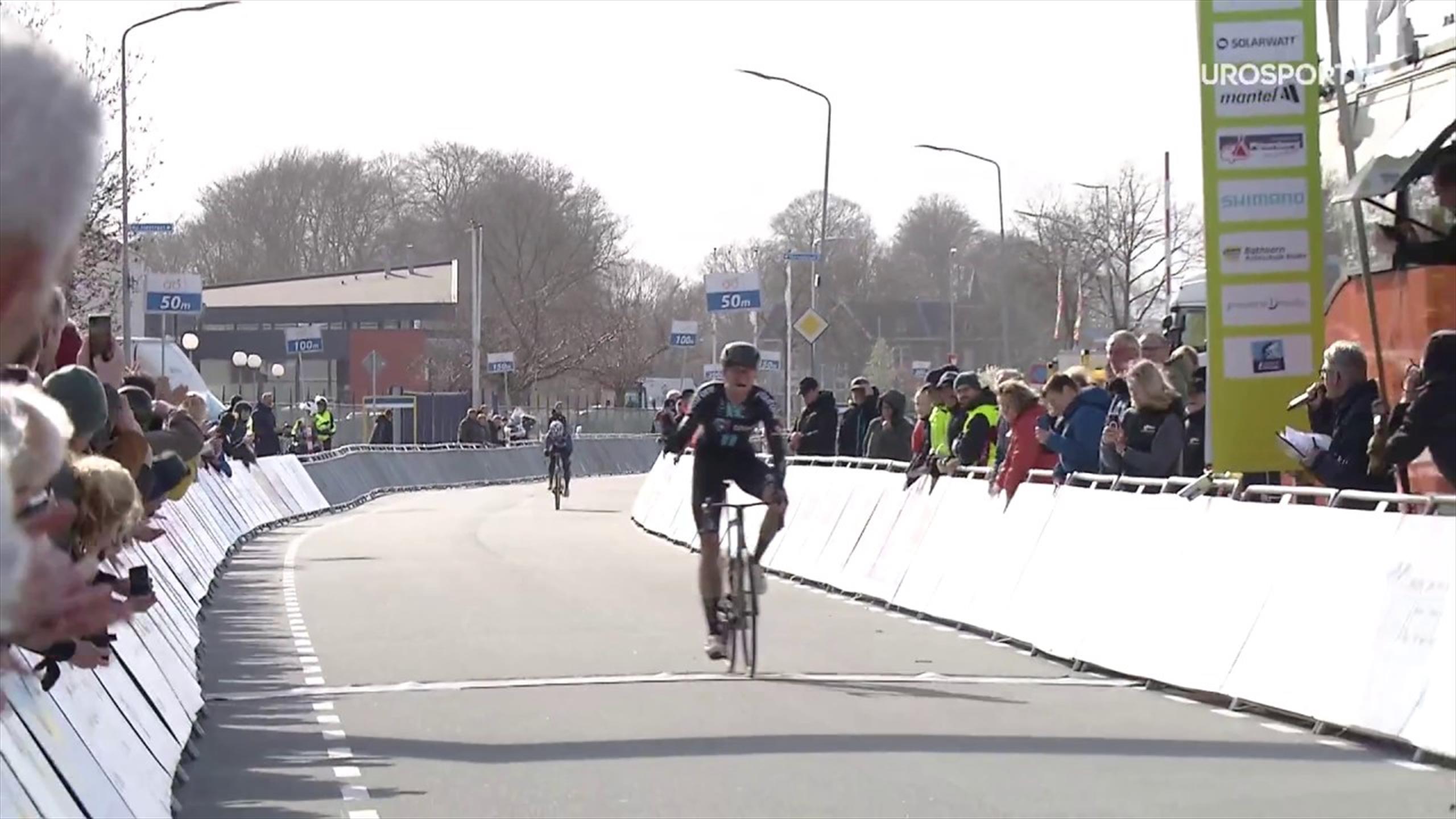 Olympia’s Tour | Enzo Leijnse wint vierde etappe vanuit de vlucht ...