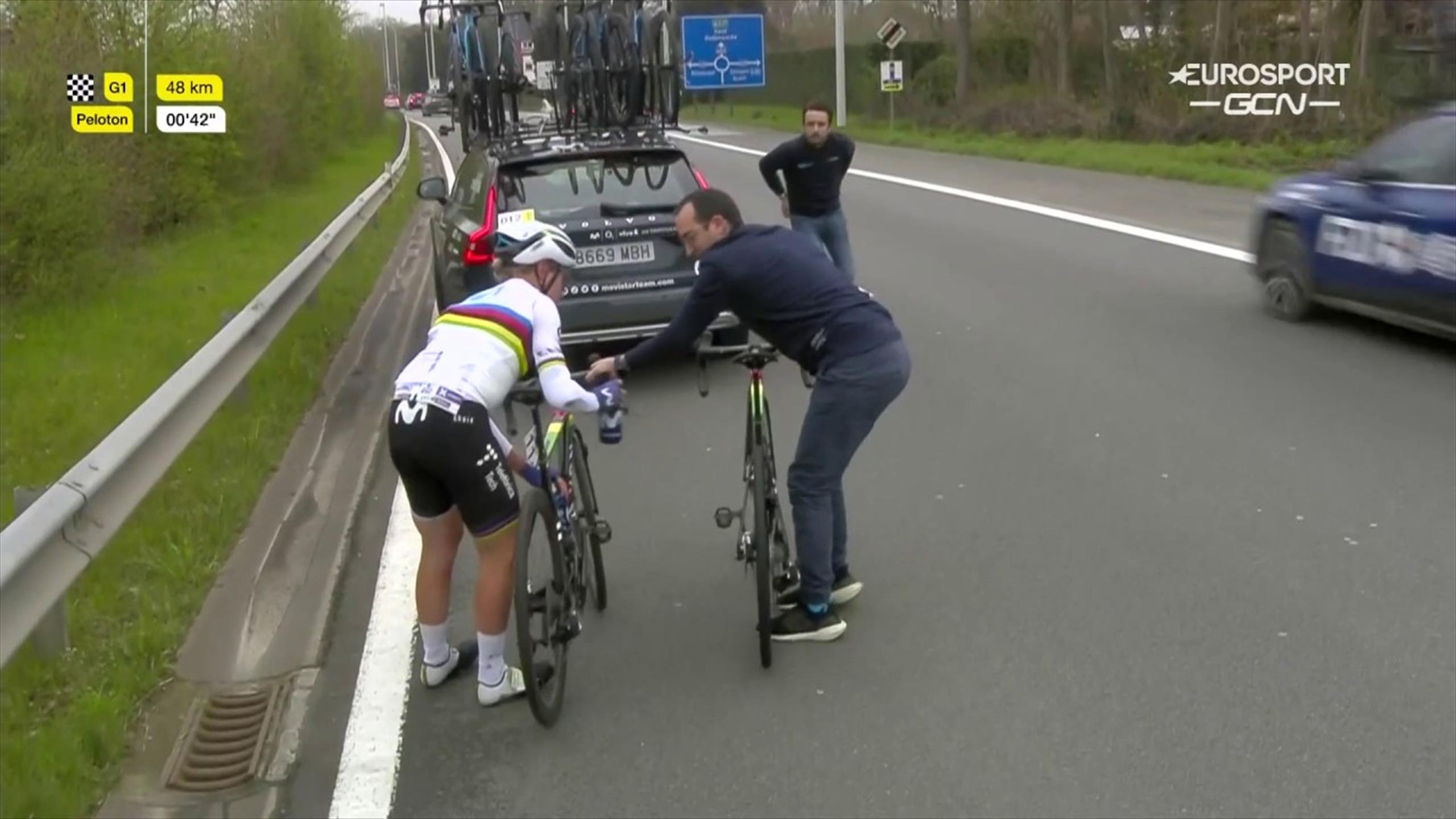 Ronde van Vlaanderen | Annemiek van Vleuten valt (en heeft meer pech ...