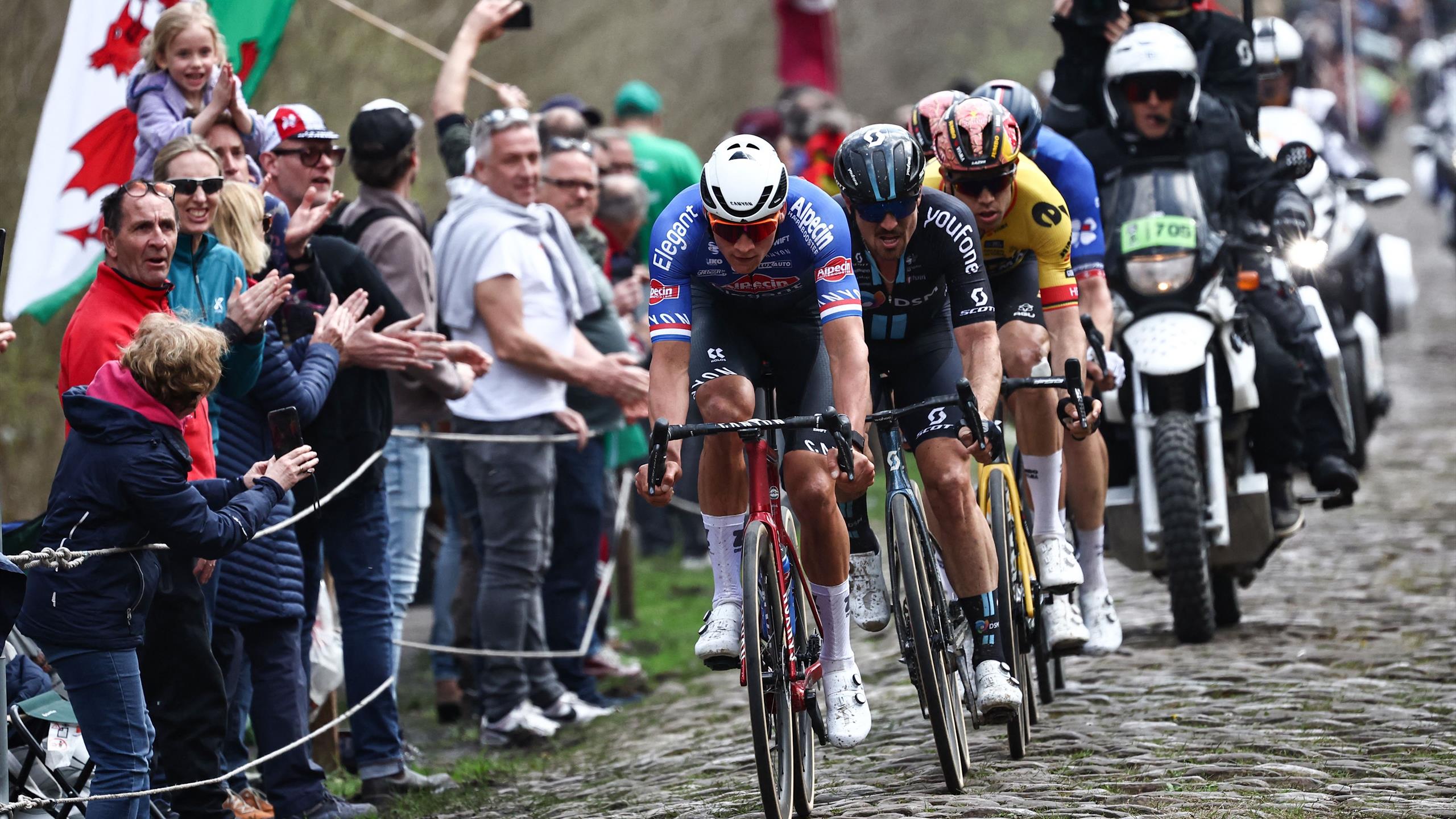 Paris-Roubaix 2023 - L'attaque de Mathieu van der Poel à 50 kilomètres ...