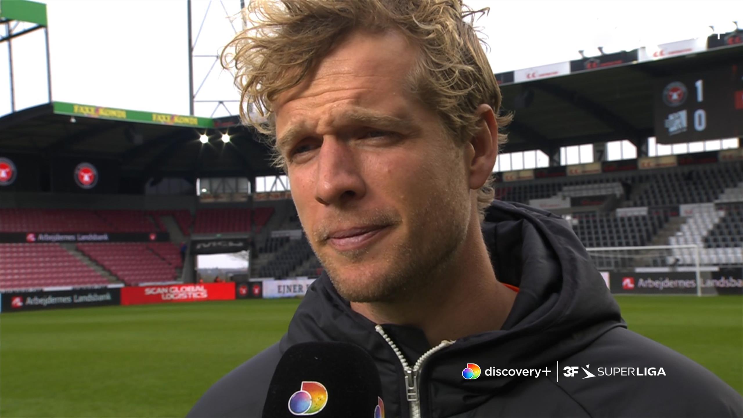 Jonas Lössl står ved karantæneudløsende dommerkritik: Jeg sagde ikke ...