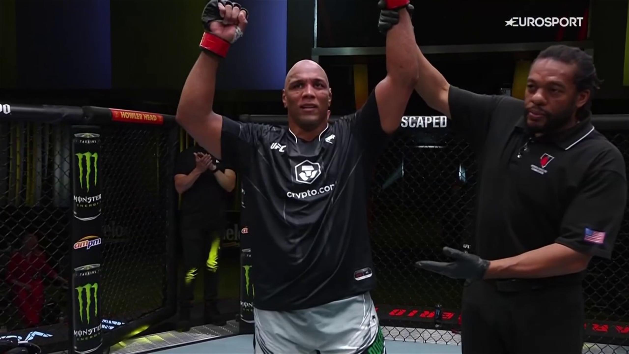 UFC Vegas 72 | De Lima wint met veel lowkicks van Cortes-Acosta - Mixed ...