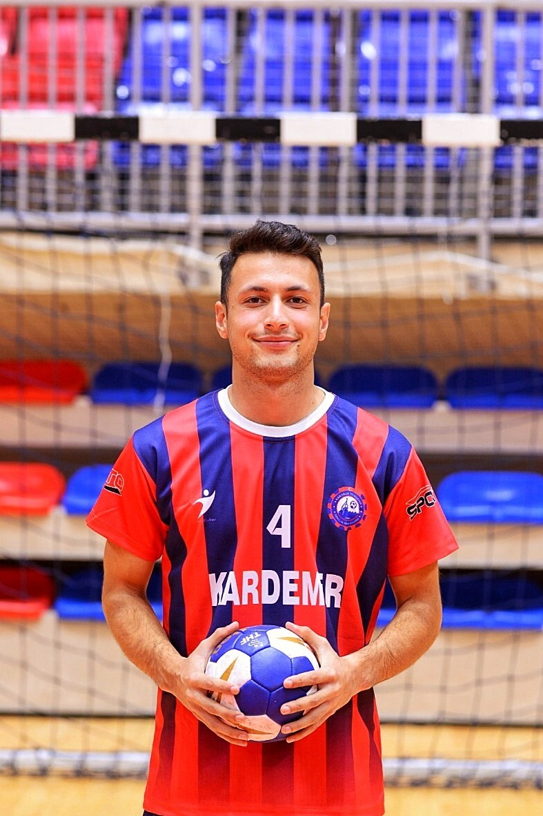 "Hentbol, fiziksel ve görsel olarak sevilebilecek bir spor" Emre Can Kara - Özel Röportaj ...