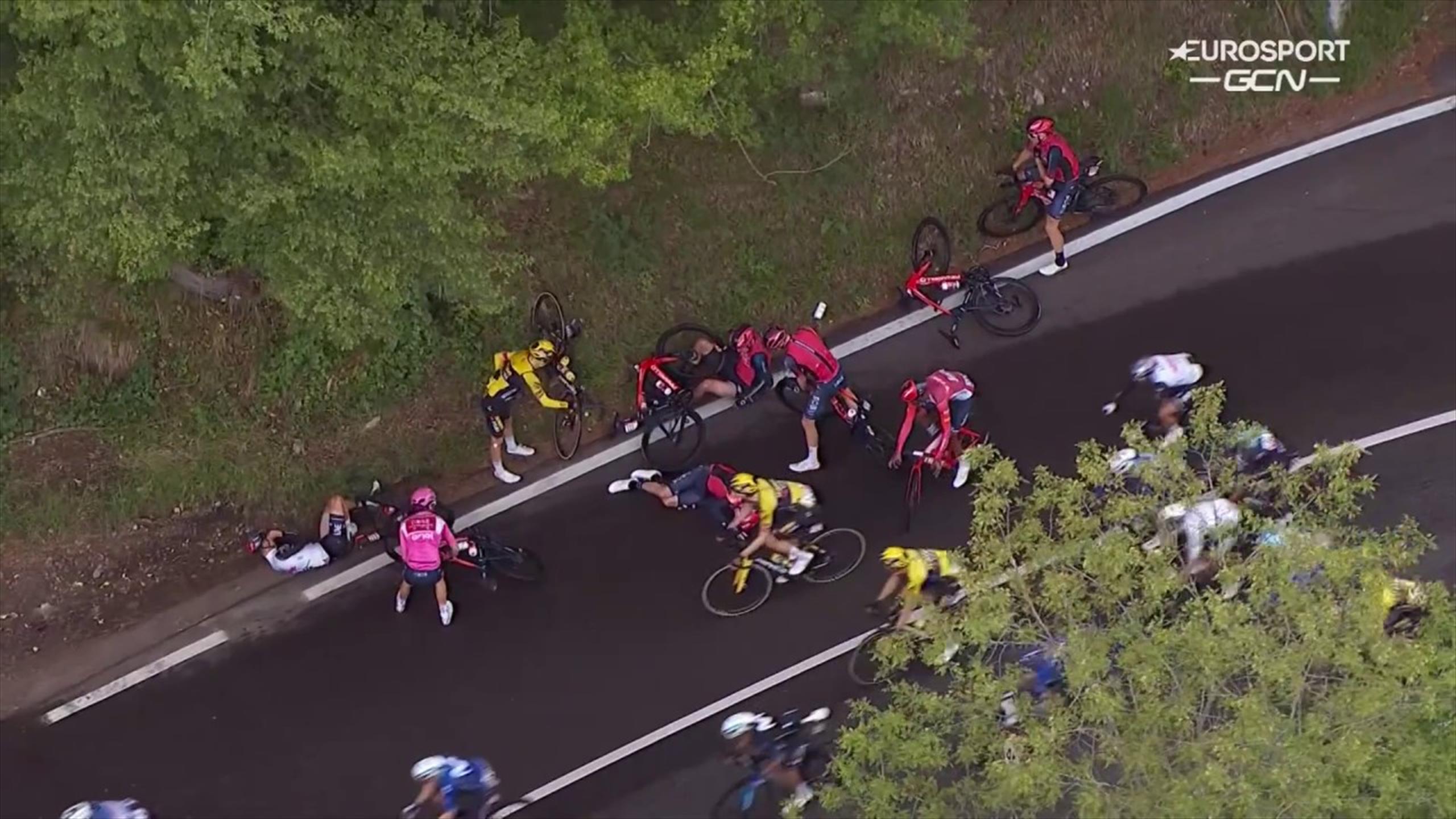 Giro d'Italia | Thomas, Roglic & Geoghegan Hart vallen in afdaling ...