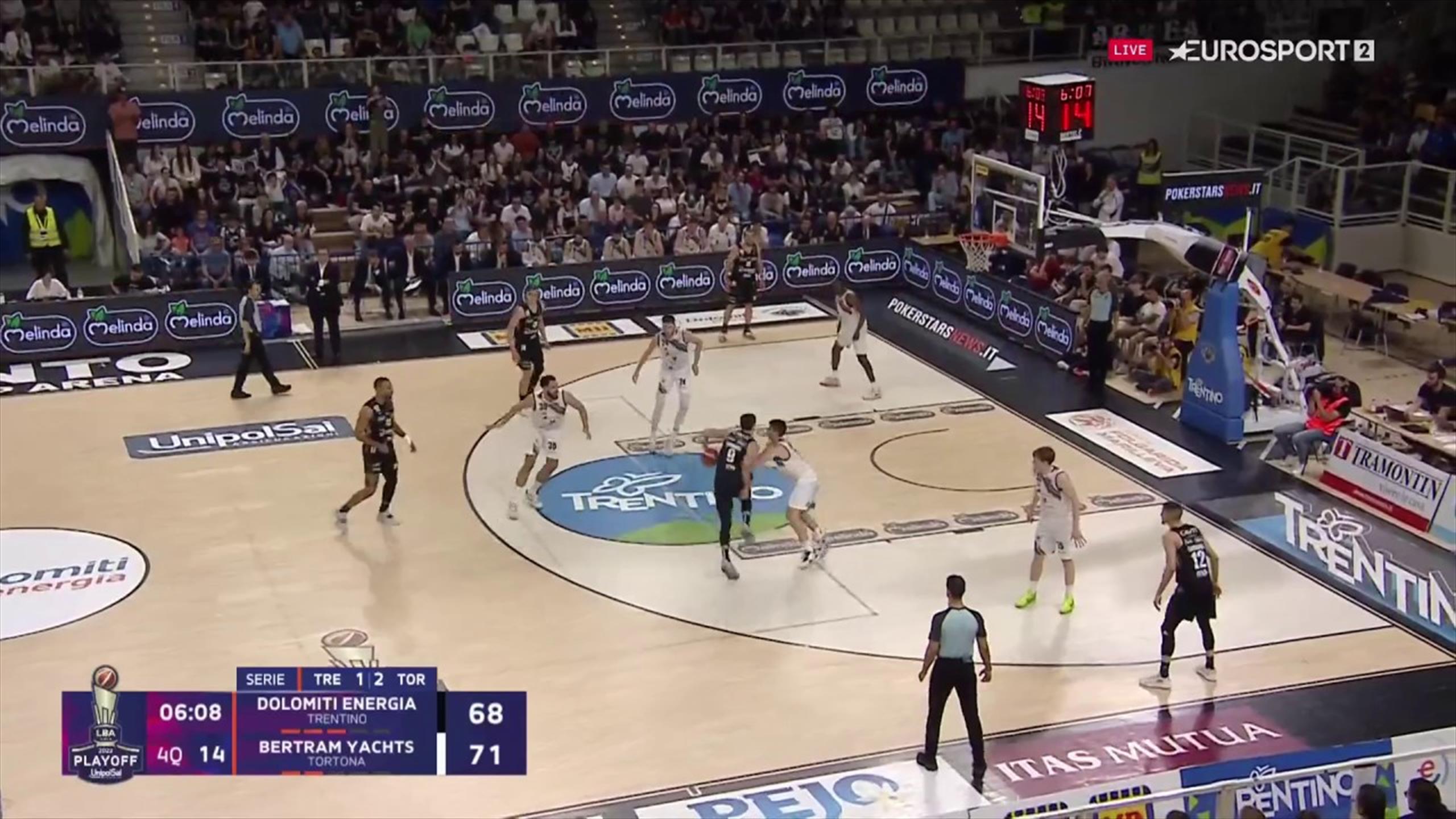 Matteo Spagnolo da impazzire! Palleggio dietro-schiena e super canestro ...