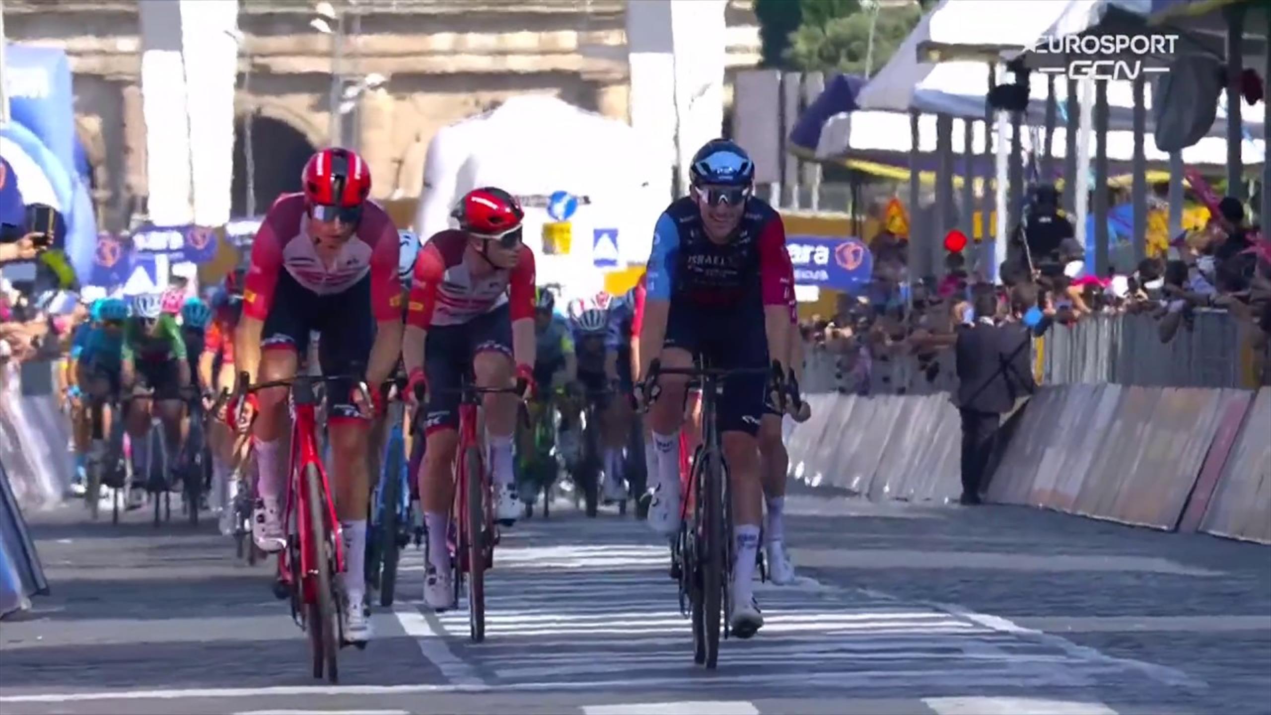 Giro d'Italia - Derek Gee fa la volata al traguardo volante, ma la ...