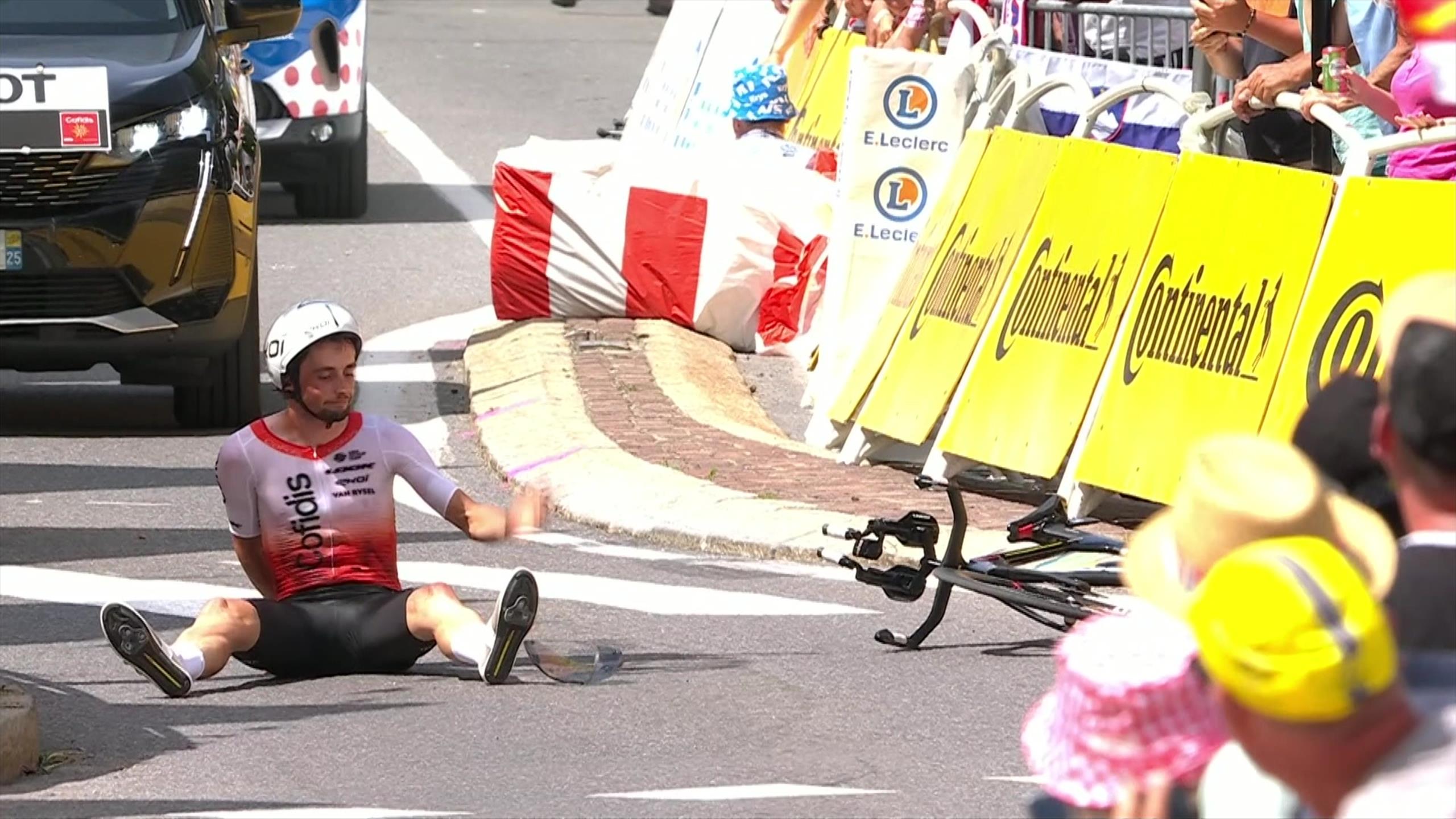 TOUR DE FRANCE 2023 | Une culbute et c'est reparti : Lafay harangue la ...