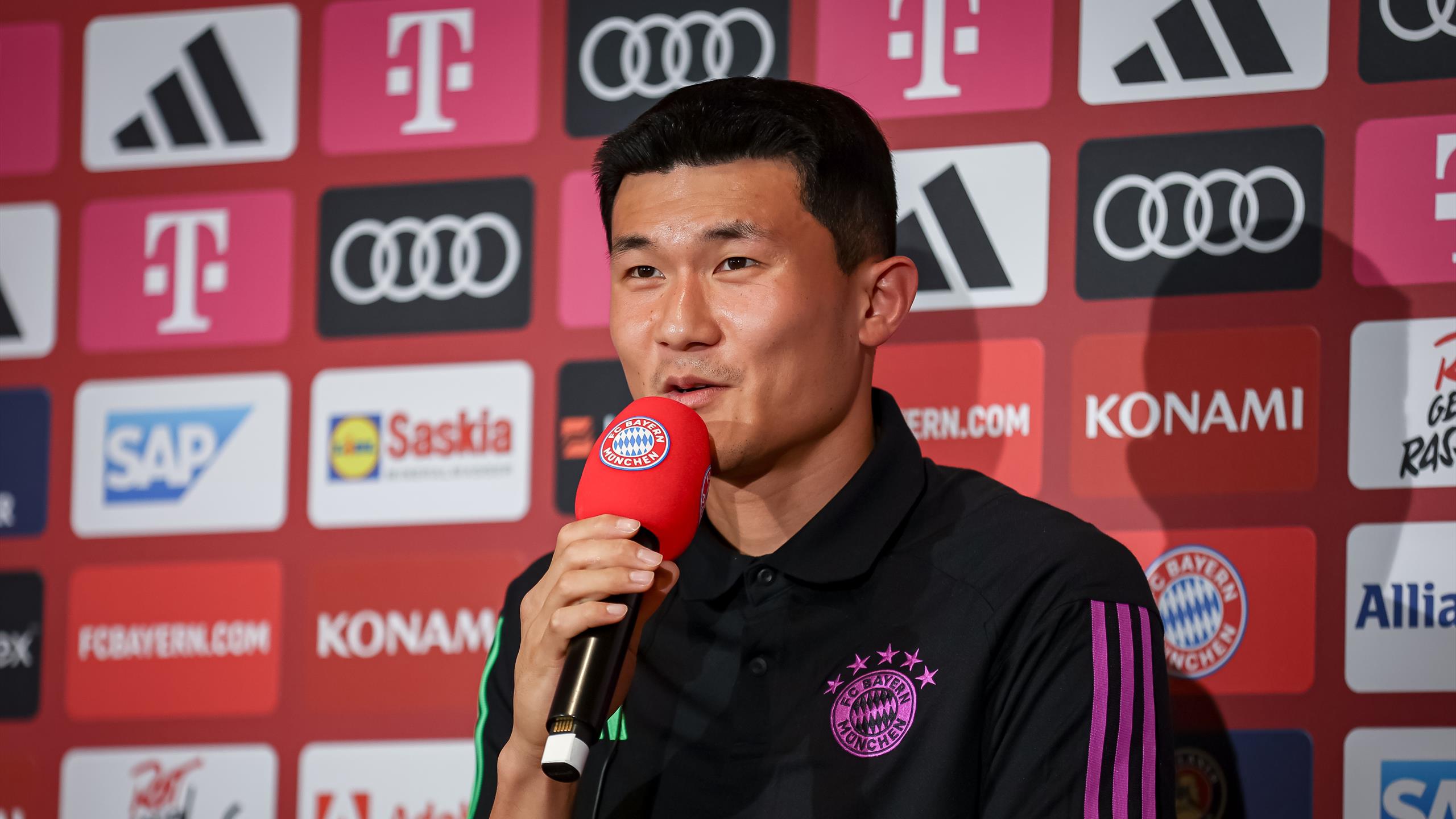 FC Bayern München - Neuzugang Min-Jae Kim bei Vorstellung mit hohen ...