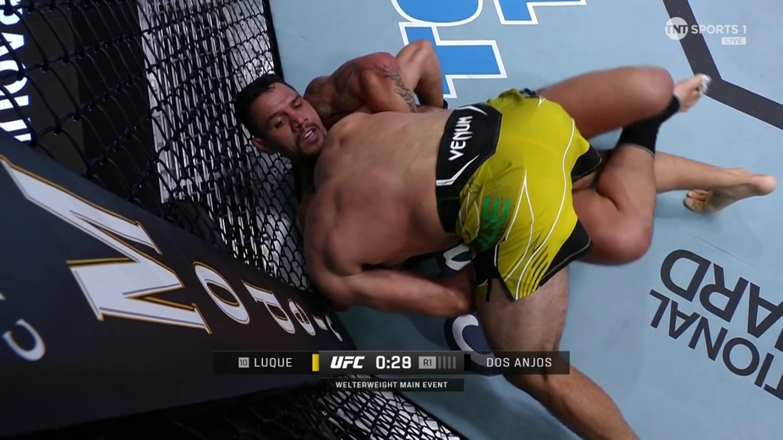 UFC Fight Night: Vicente Luque survives guillotine attempt from Rafael ...