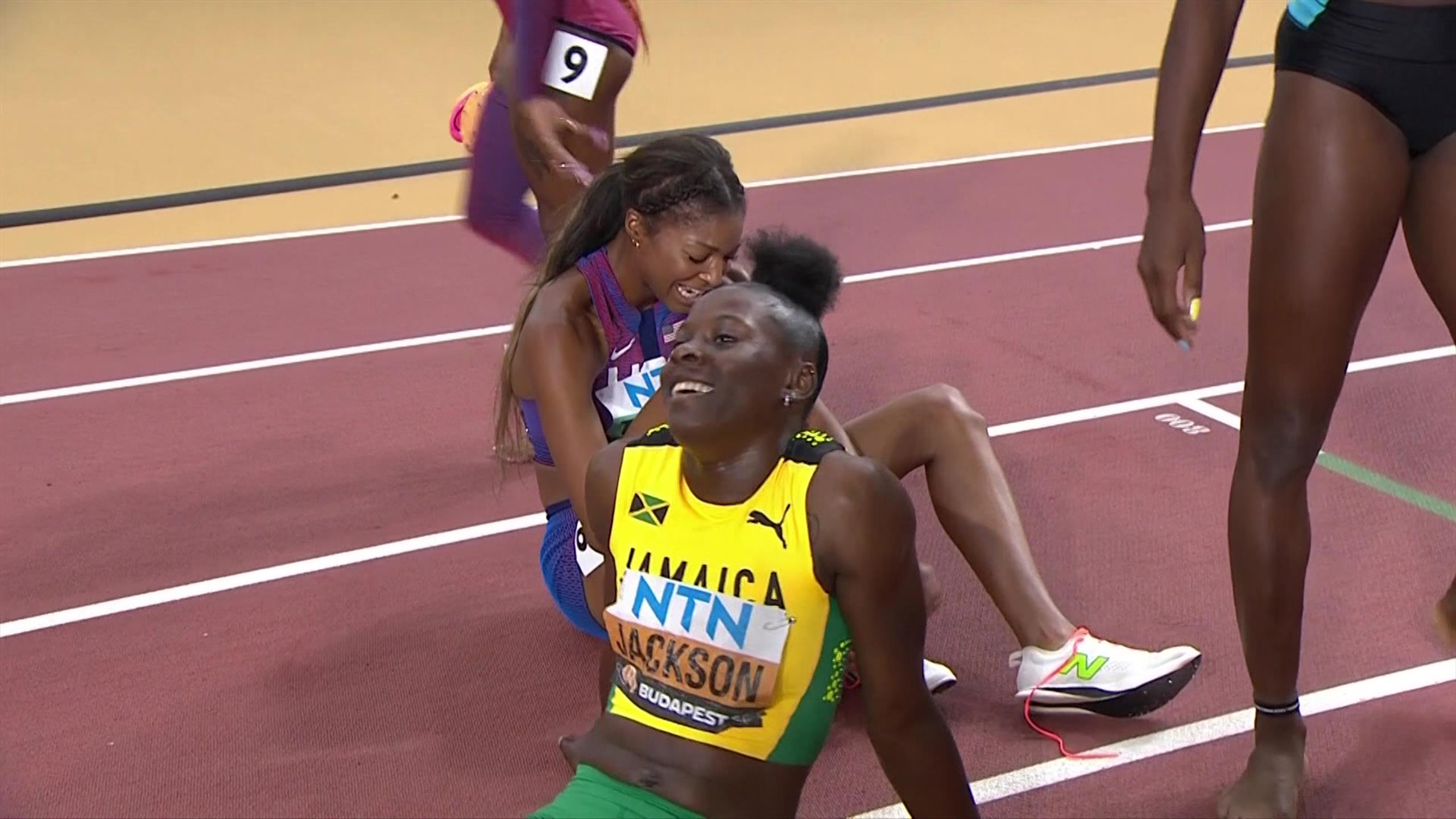 WK Atletiek | Shericka Jackson fenomenaal op de 200 metern - Atletiek ...