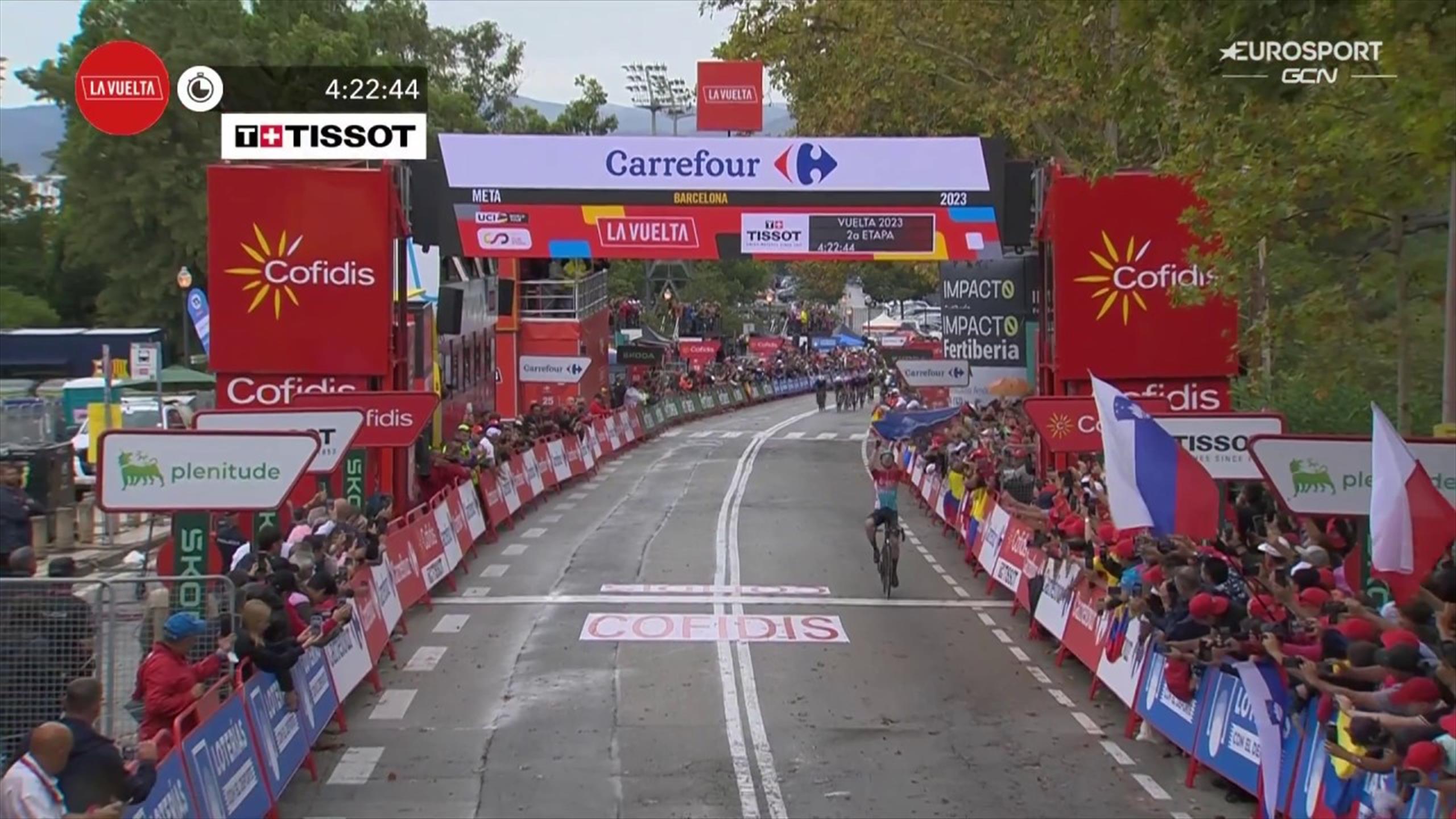 La Vuelta | Andreas Kron wint krankzinnige rit over de Montjuïc ...