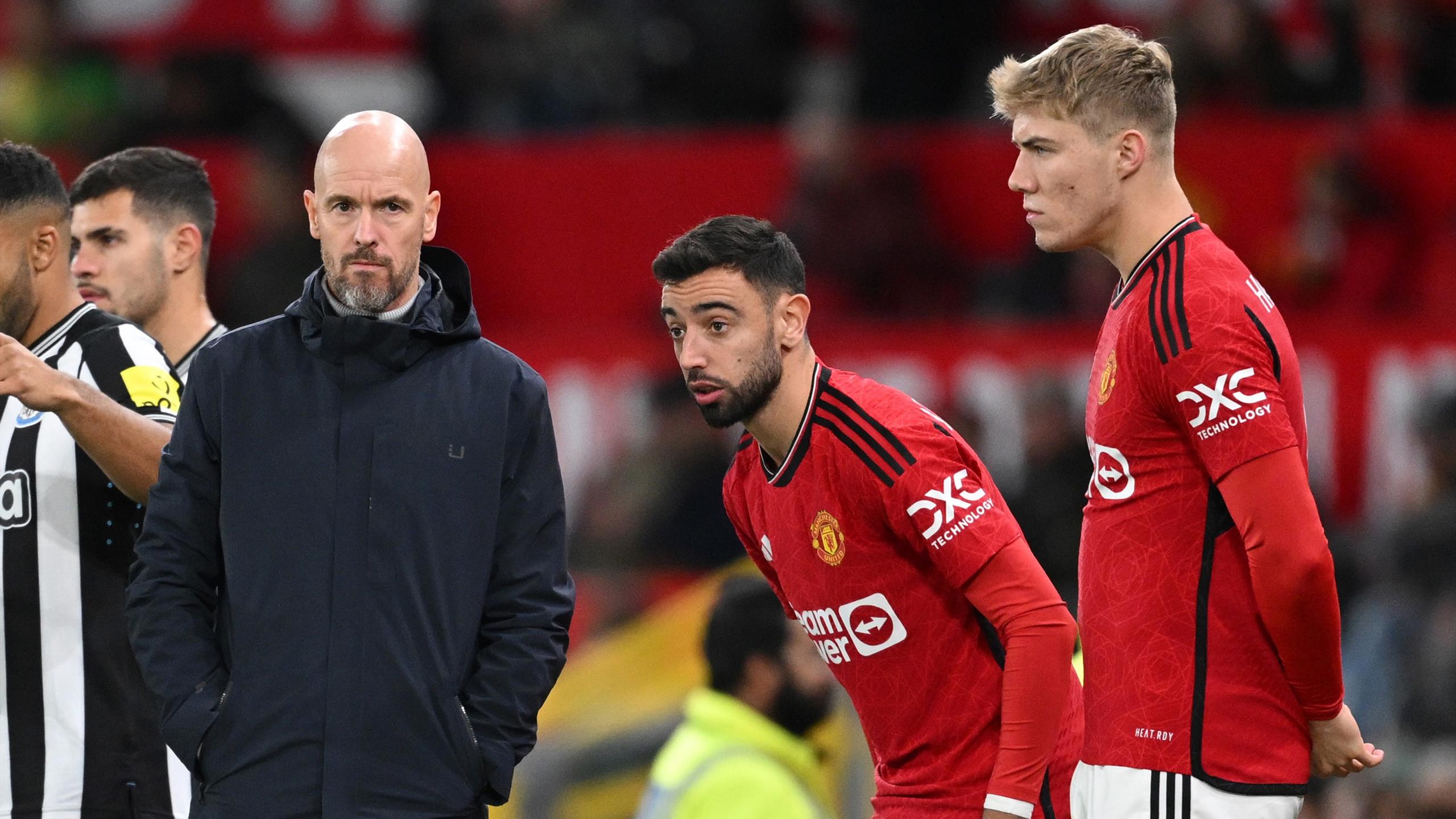 Manchester United - Trainer Erik ten Hag kämpft nach der Pleite gegen ...