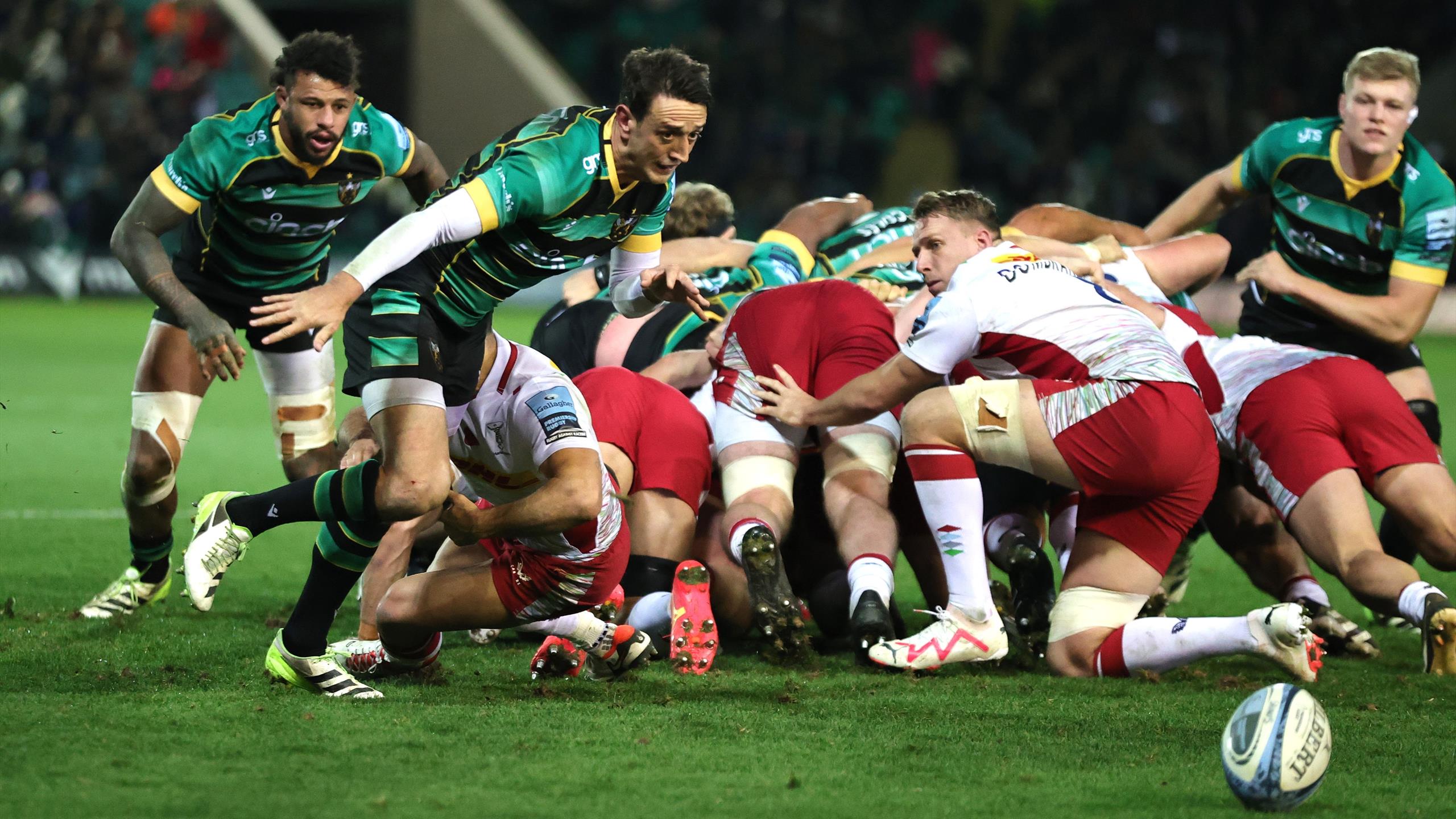 ‘Razor sharp’ - Alex Mitchell seizes on a loose ball at a scrum to ...