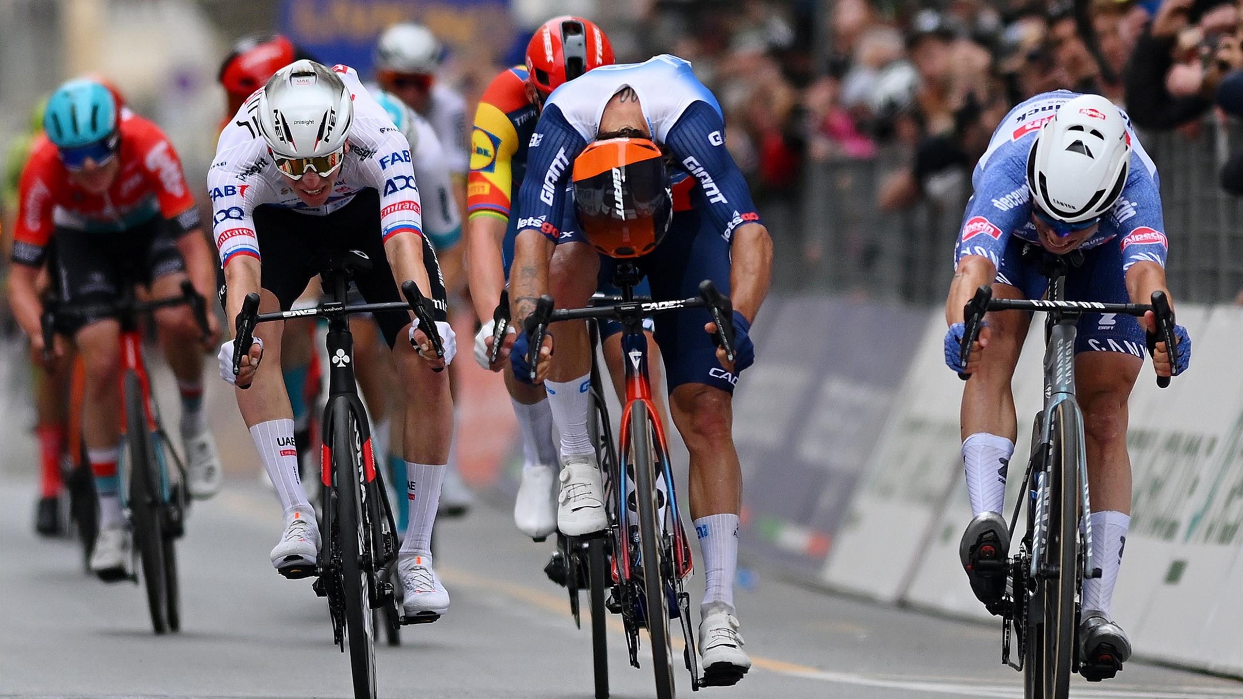 Milano-Sanremo LIVE! Philipsen si prende la Classicissima! Sul podio ...